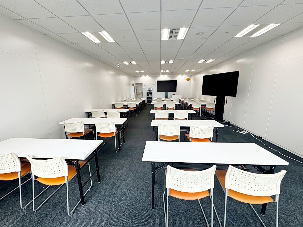 大阪会議室 mediST セミナールーム 60名収容【セミナーや懇親会に最適！梅田ゲートタワー内の会議室】の写真2