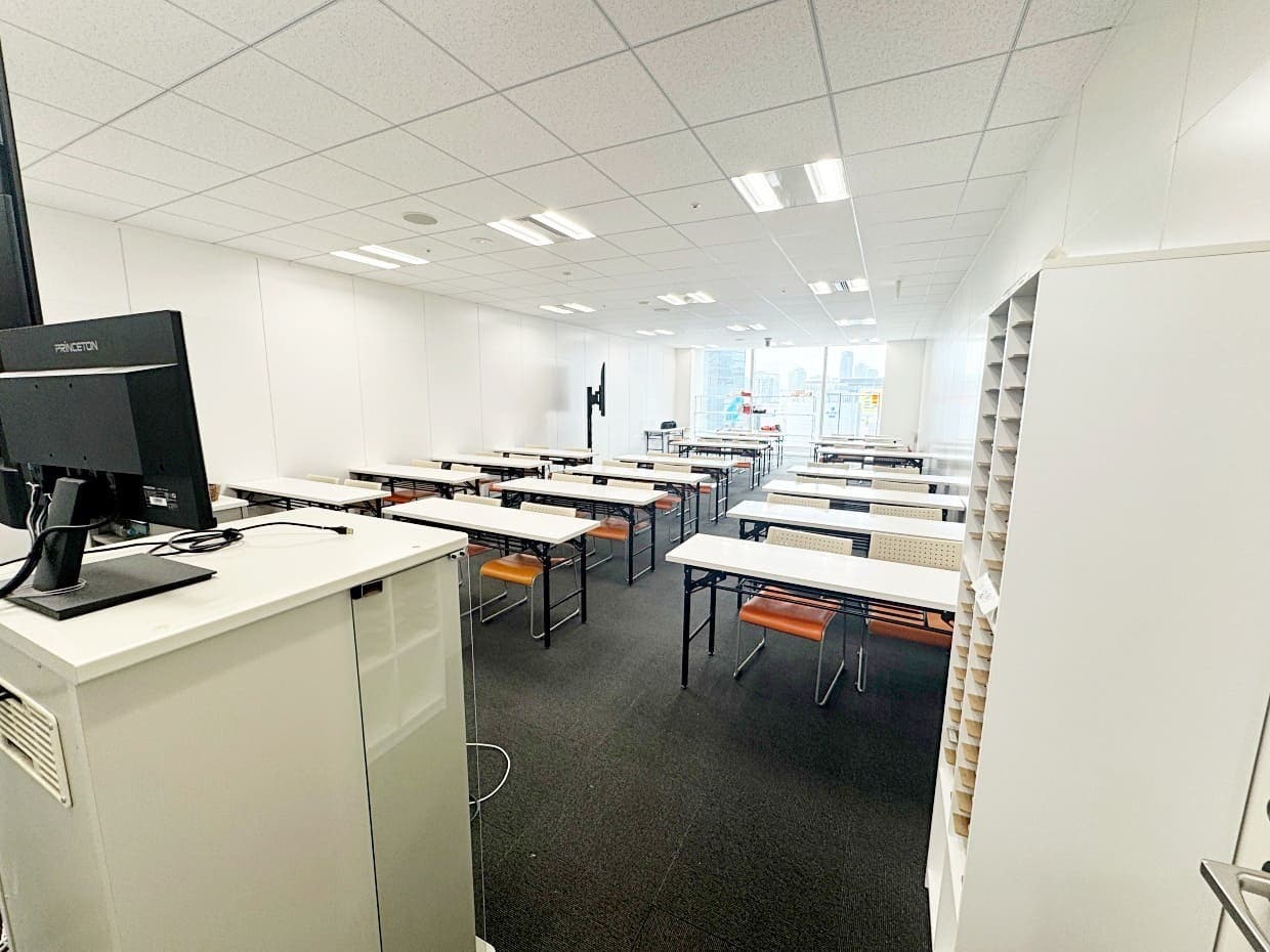 大阪会議室 mediST セミナールーム 60名収容【セミナーや懇親会に最適！梅田ゲートタワー内の会議室】の写真3