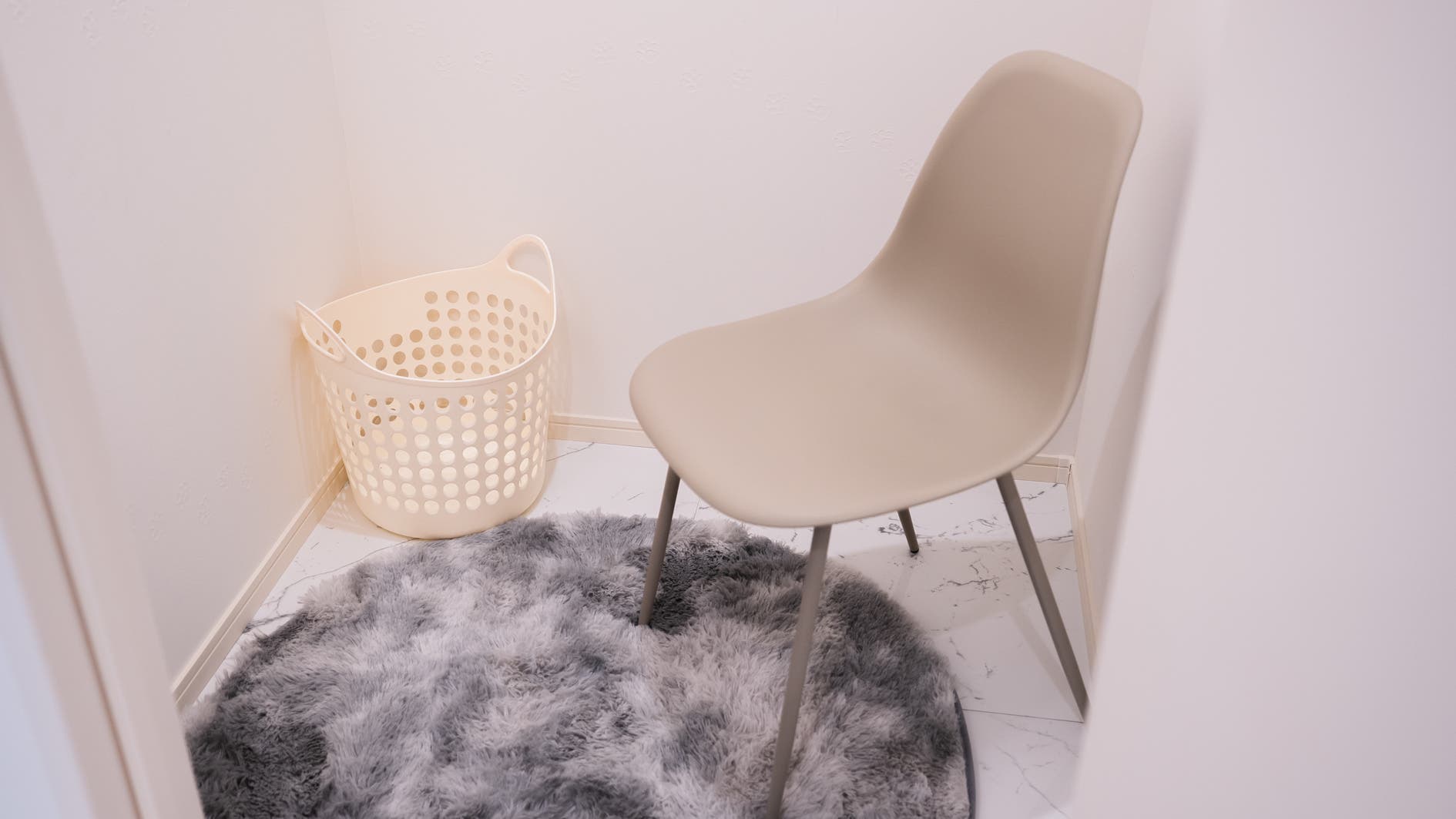 天井高3m二面壁鏡のレンタルマシンピラティススタジオの写真9