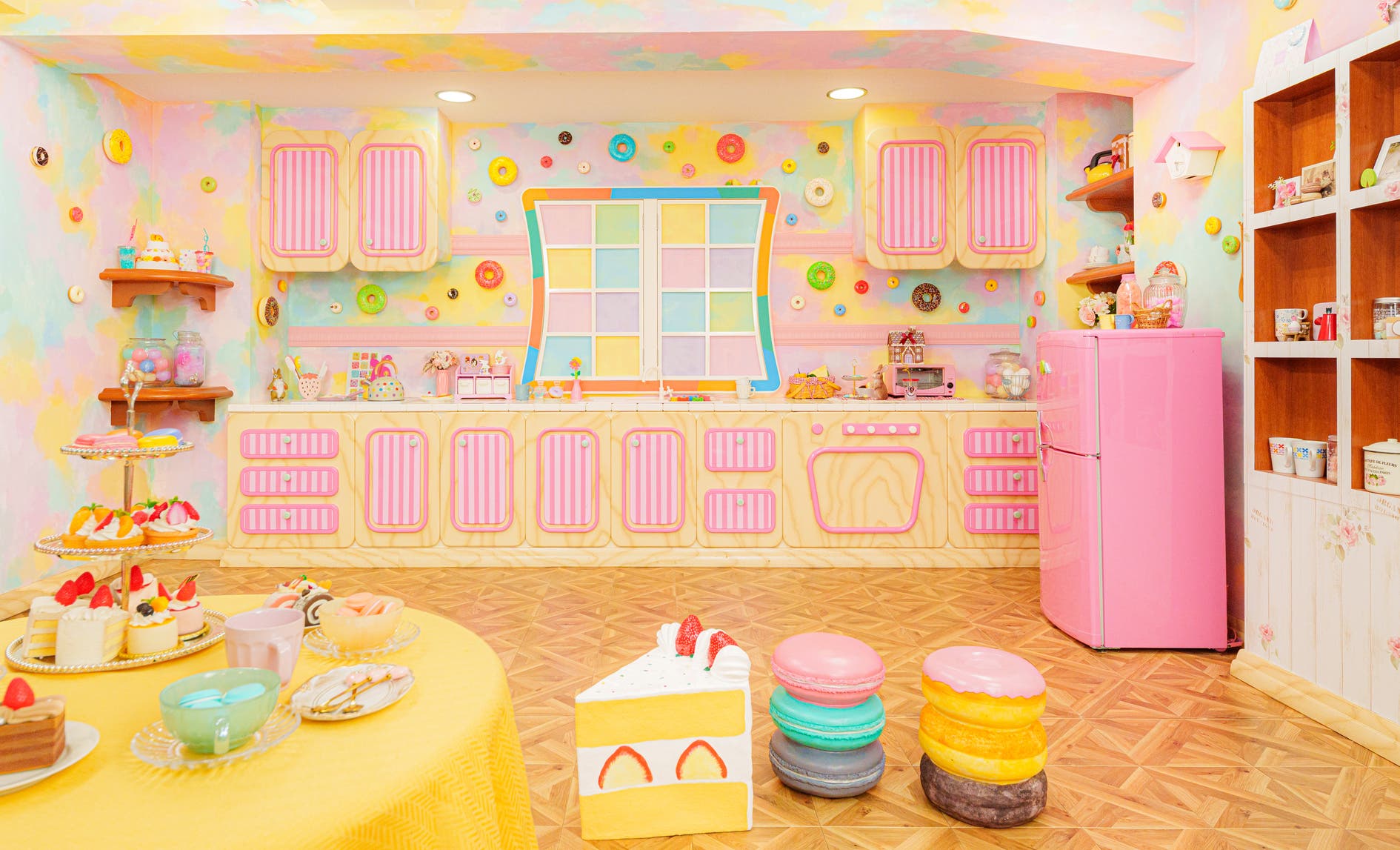 【パステルスタジオ】パステルカラーのガーリーでポップな空間 個室メイクルーム有り TVや雑誌の撮影実績多数！の写真2