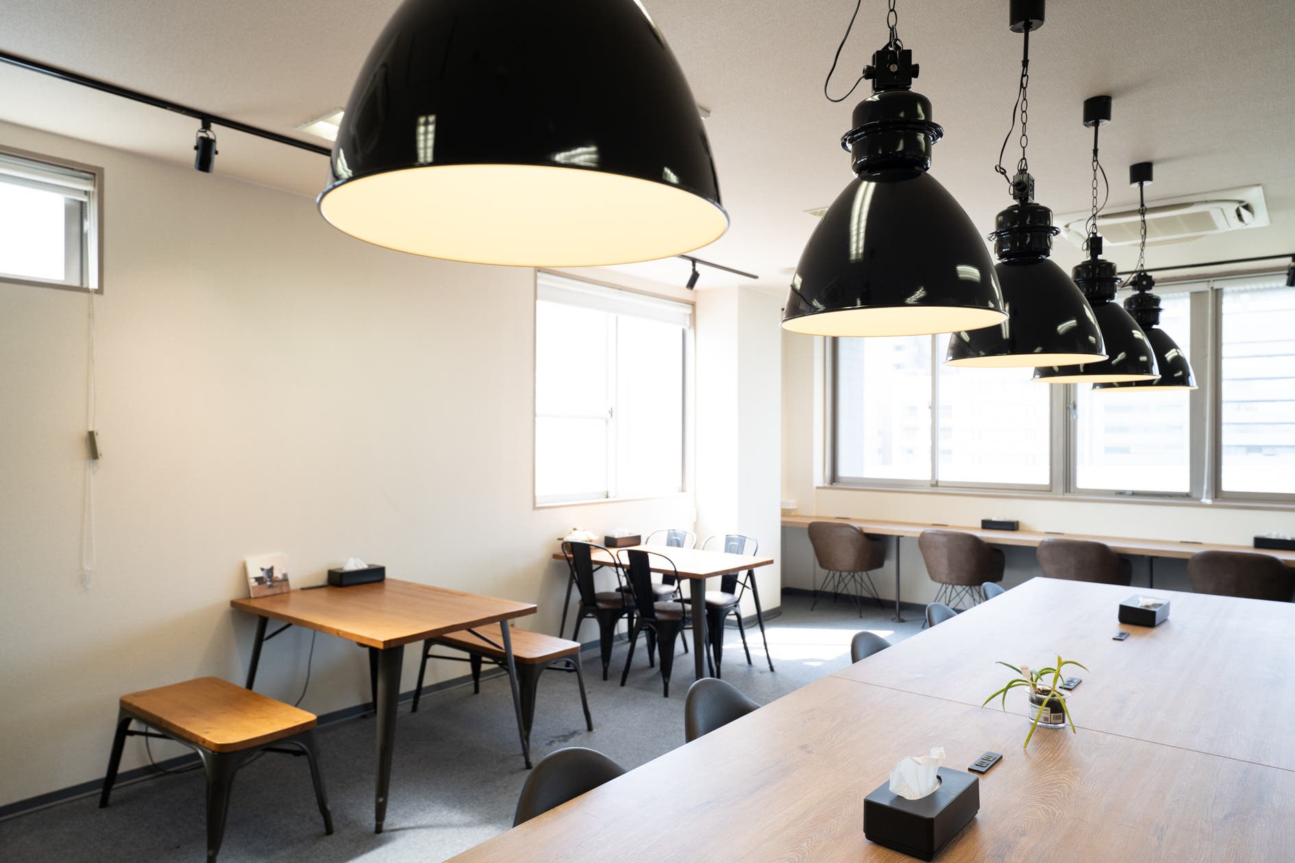 【大須観音2分、伏見10分】最大50名収容、着席32名可能｜80㎡の大箱スペースA｜高速WiFi、プロジェクター、ホワイトボードの写真6