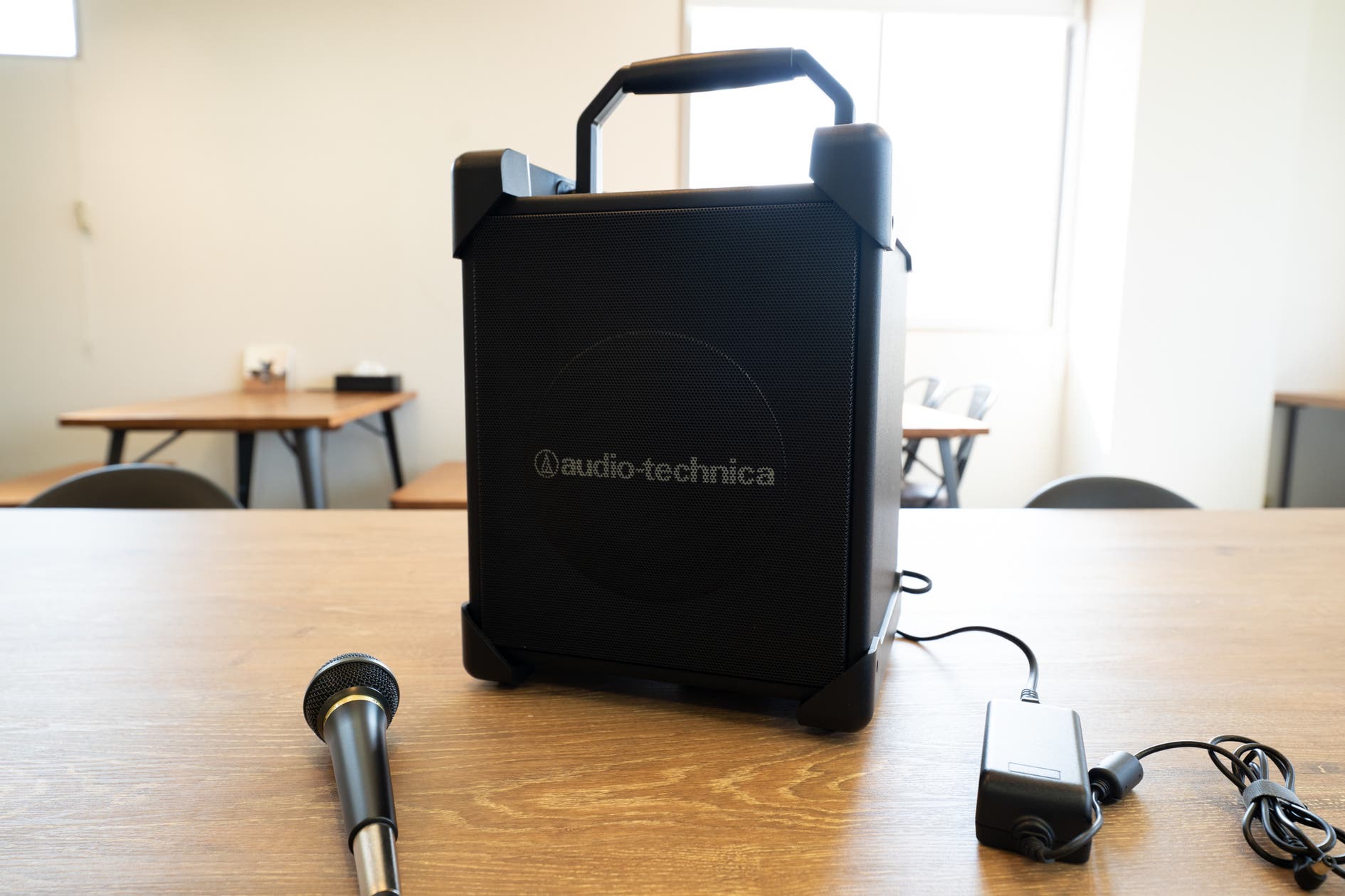 【大須観音2分、伏見10分】最大50名収容、着席32名可能｜80㎡の大箱スペースA｜高速WiFi、プロジェクター、ホワイトボードの写真10