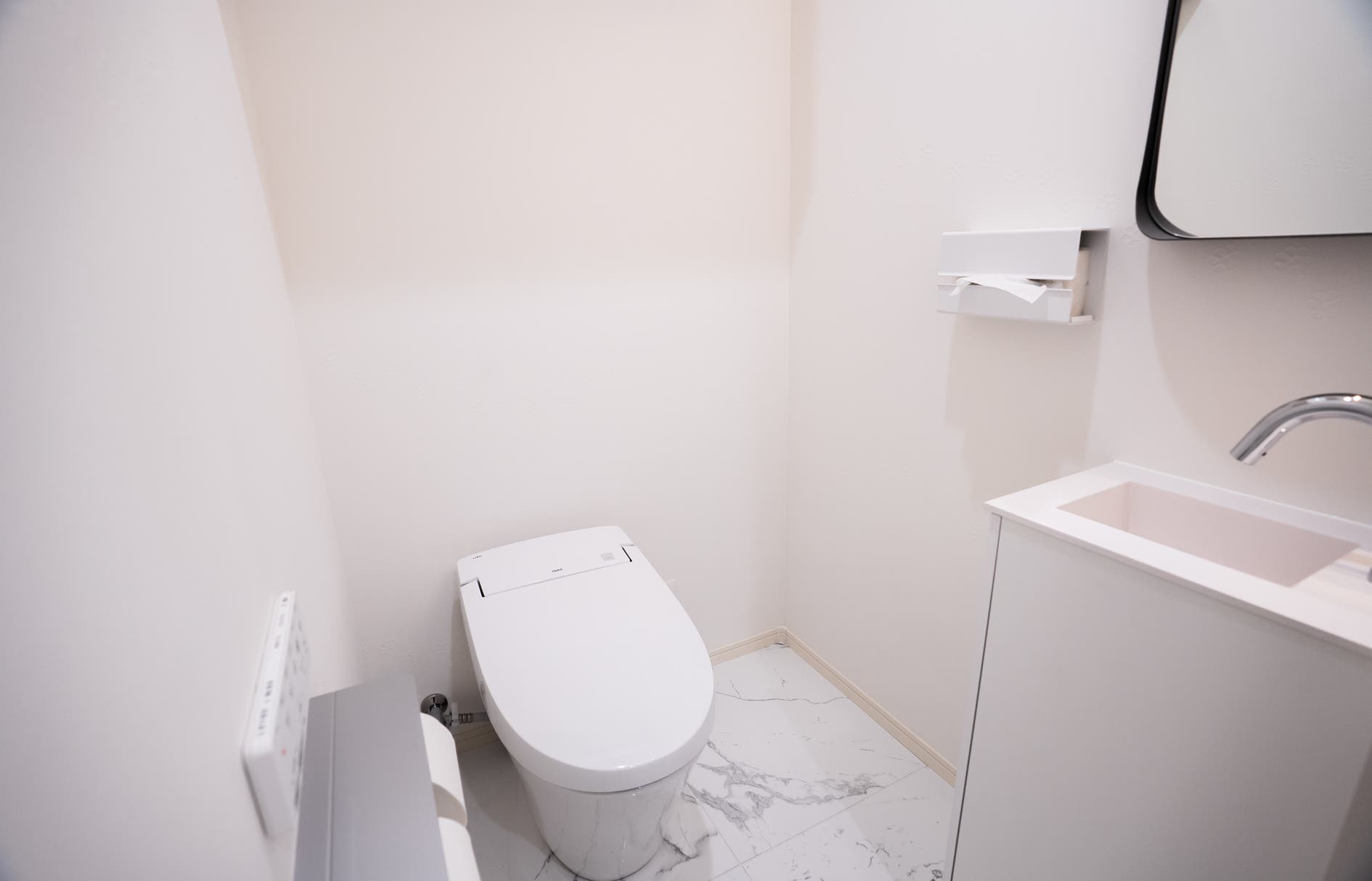 天井高3m二面壁鏡のレンタルマシンピラティススタジオの写真8