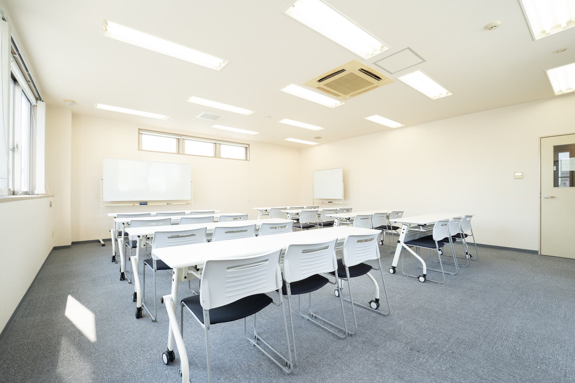 【大須観音2分、伏見10分】最大30名着席可能｜40㎡の広々スペースB｜高速WiFi、プロジェクター、ホワイトボードの写真7