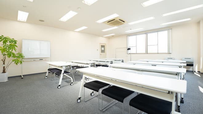 【大須観音2分、伏見10分】最大30名着席可能|40㎡の広々スペースB|高速WiFi、プロジェクター、ホワイトボードの写真1