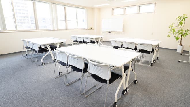 【大須観音2分、伏見10分】最大30名着席可能|40㎡の広々スペースB|高速WiFi、プロジェクター、ホワイトボードの写真5