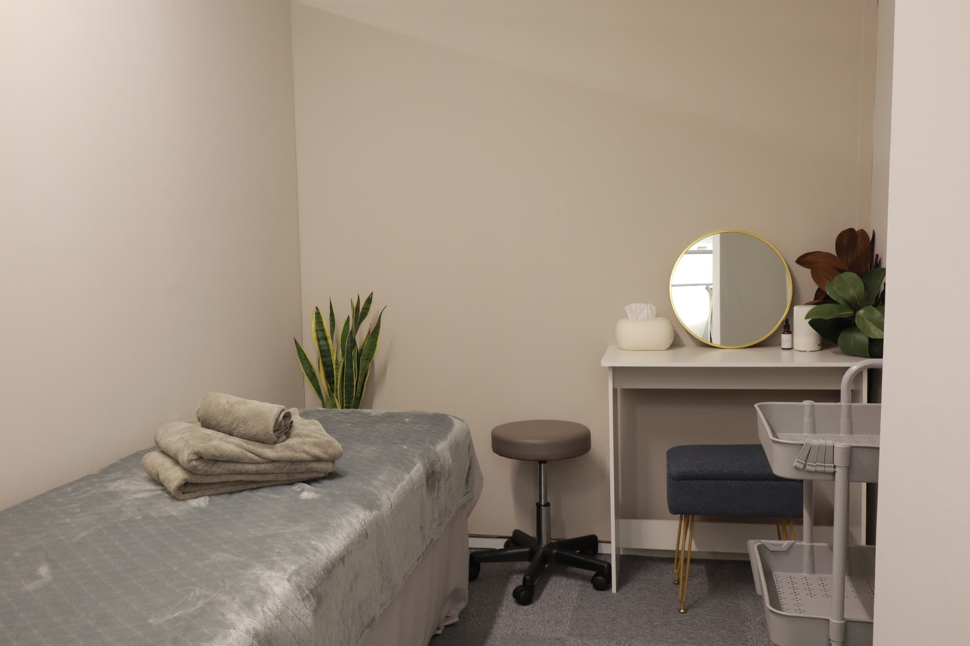 心斎橋徒歩4分の好立地シェアサロンの写真1