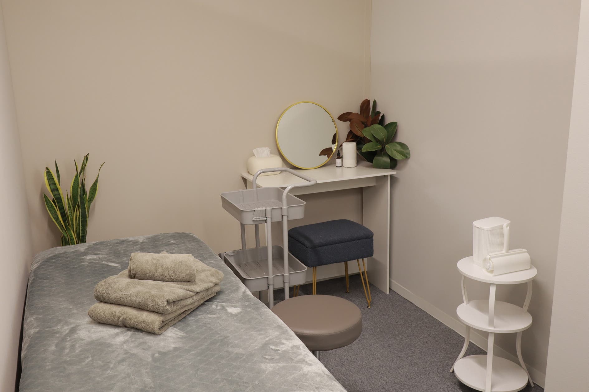 心斎橋徒歩4分の好立地シェアサロンの写真2