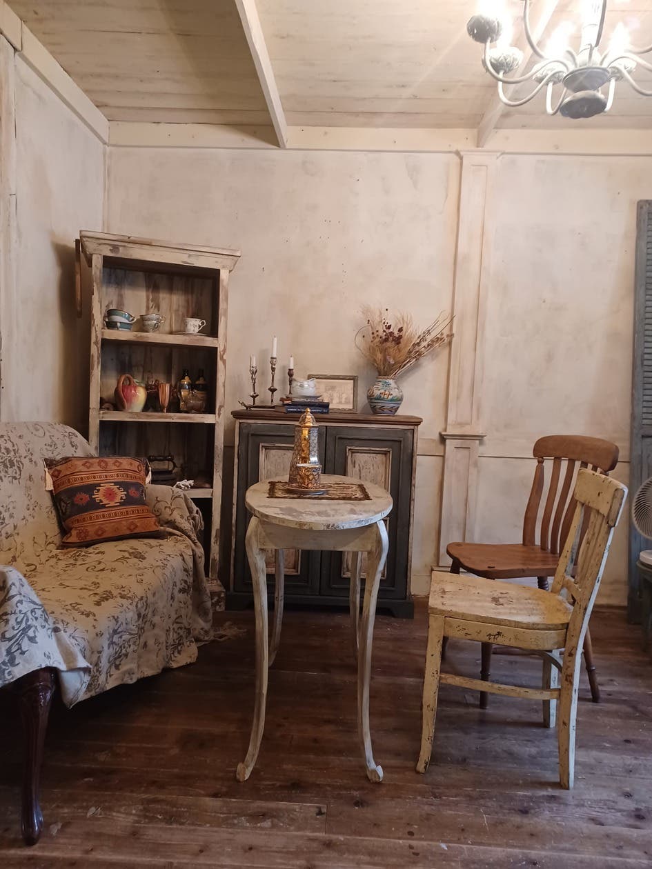 ホワイトを貴重としたアンティーク空間の写真18