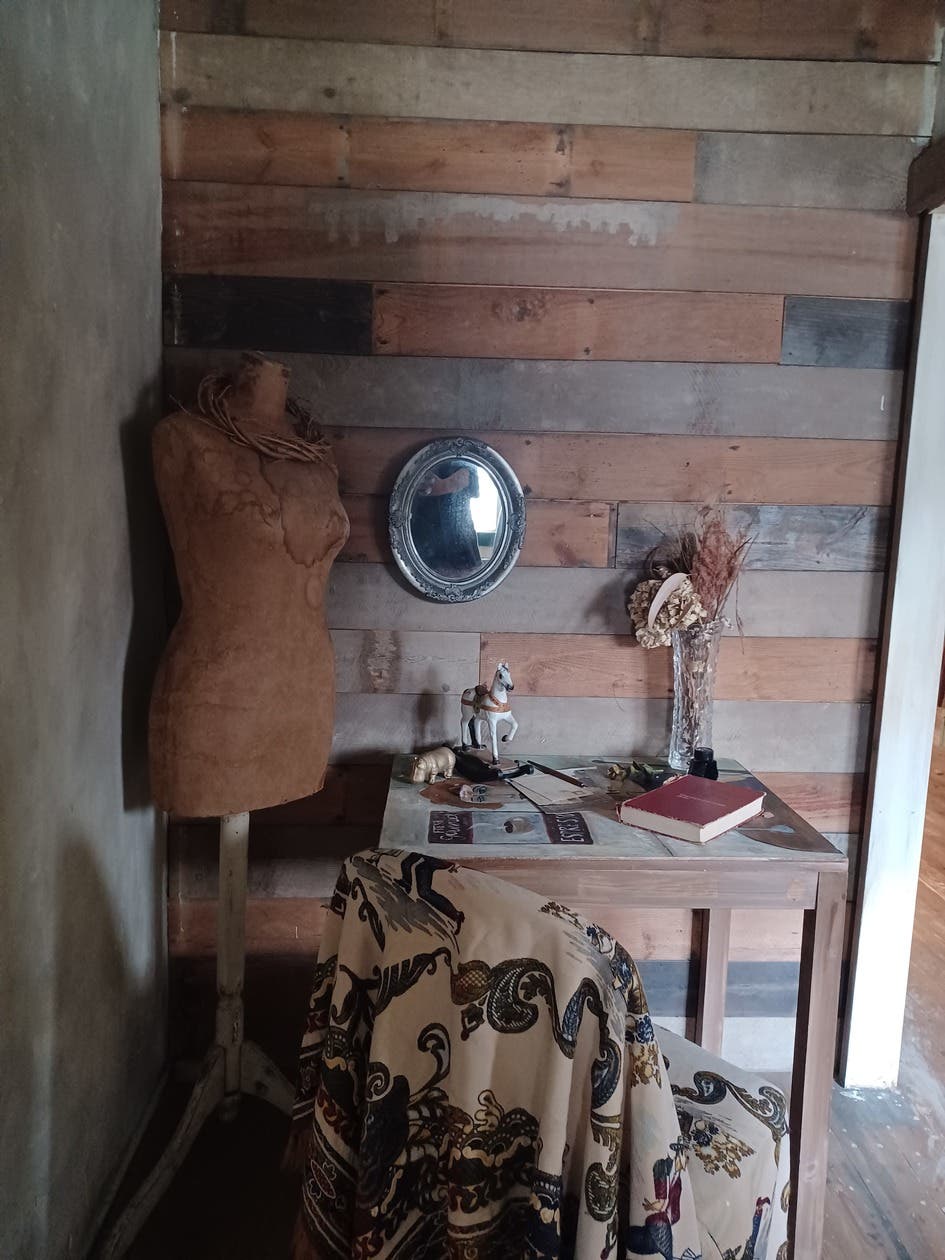 ホワイトを貴重としたアンティーク空間の写真20