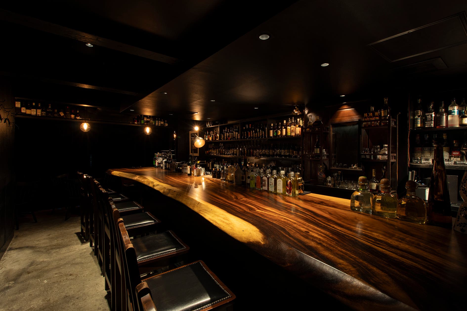 神楽坂のデザイナーズバー【COCKTAIL WORKS】の写真3