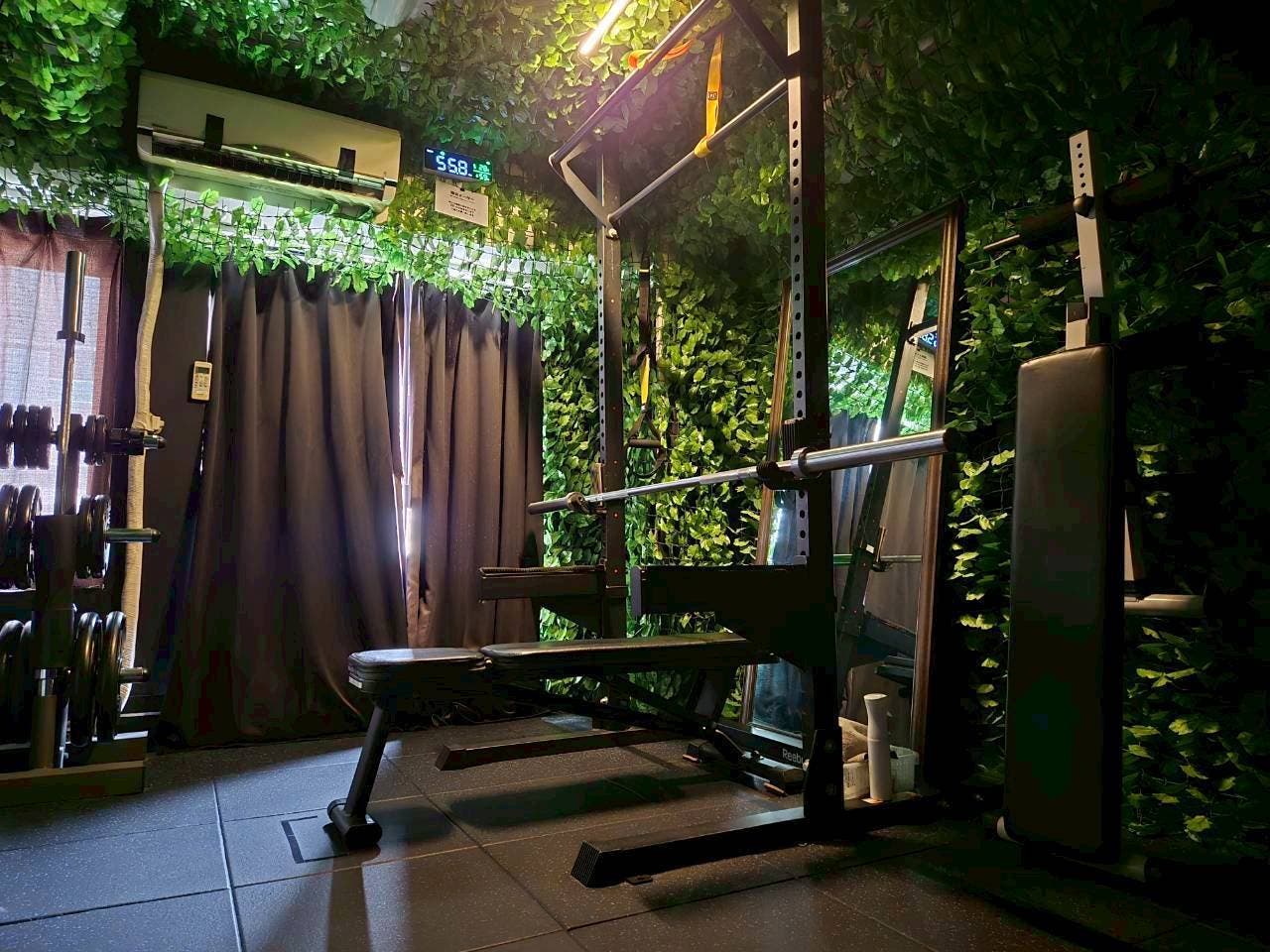 《駅近・清潔・オシャレ空間》心斎橋レンタルジム｜SNS集客にも◎！器具充実でパーソナルトレーニングに最適の写真3