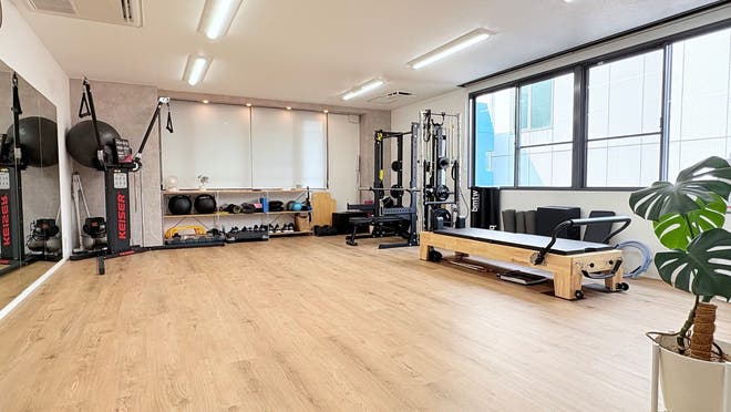 広々ジムスタジオ!パーソナルトレーニングやピラティス、ヨガ教室にオススメ!の写真1