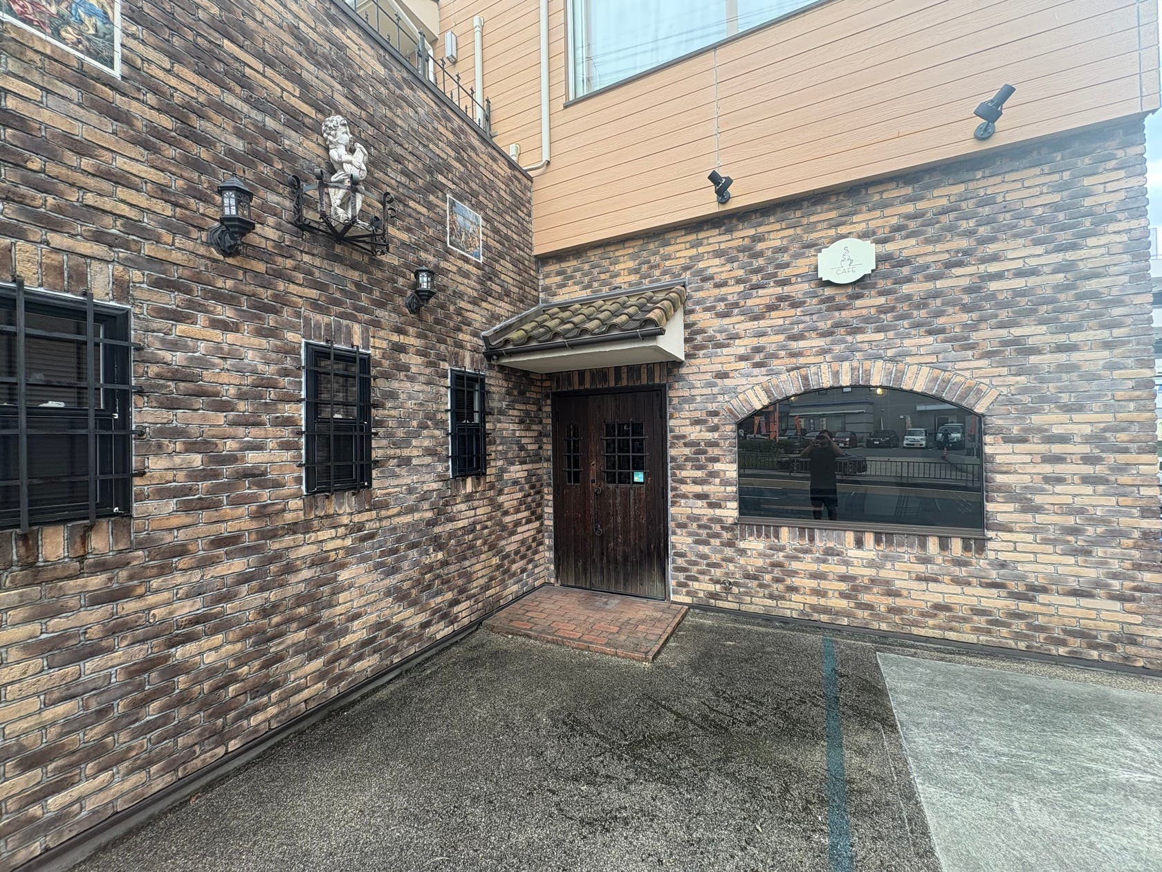 ゆったりくつろげるカフェ型レンタルルーム。あなたの時間を自由に演出！の写真3