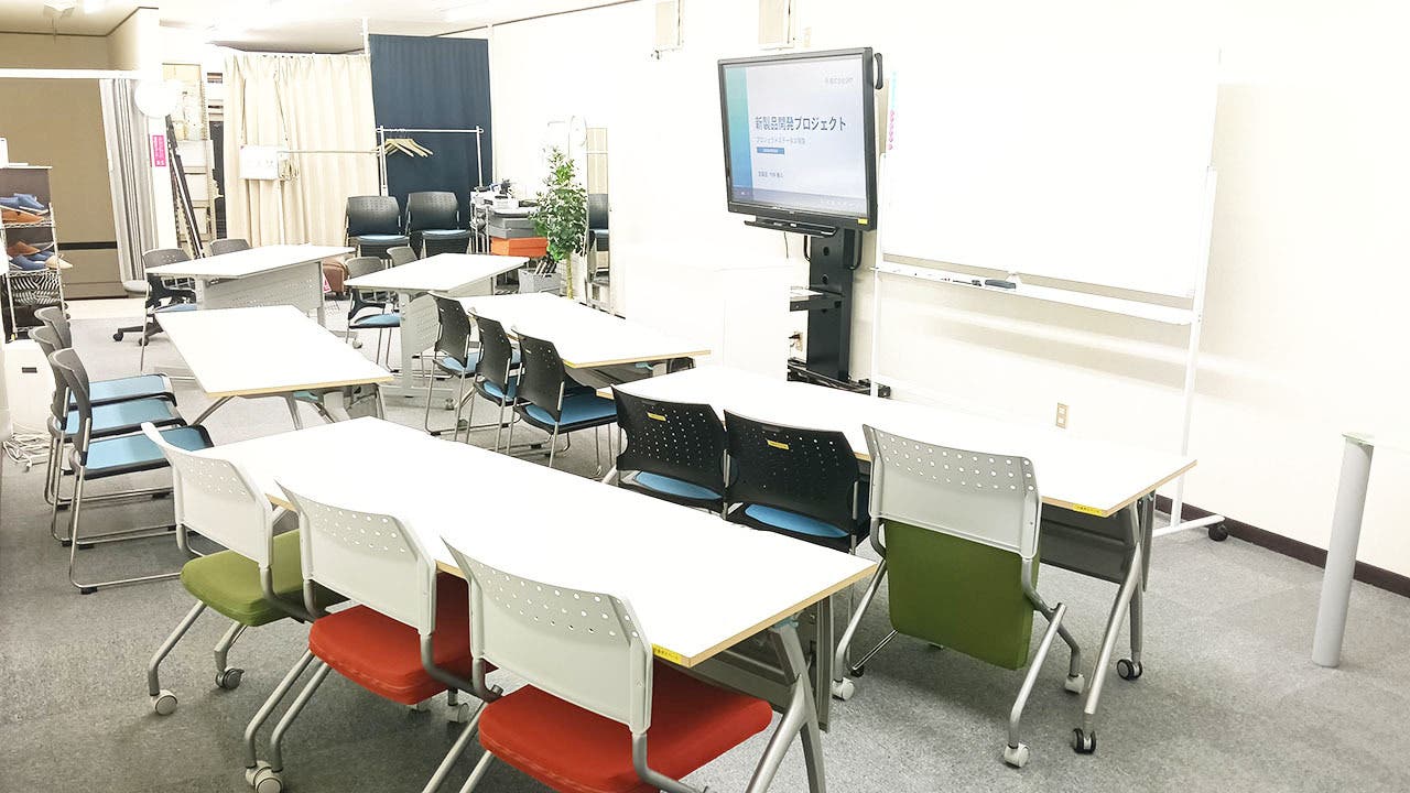 【多摩最大級の貸会議室】30名着席/駅徒歩1分/60inchモニター/高速光Wi-Fi/備品無料/会議 セミナー 面接 教室開催の写真9