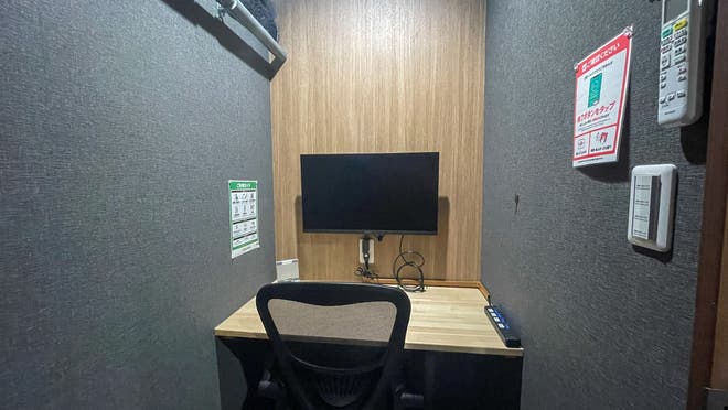 【日吉by コワーキング】モニター付き完全個室②の写真2