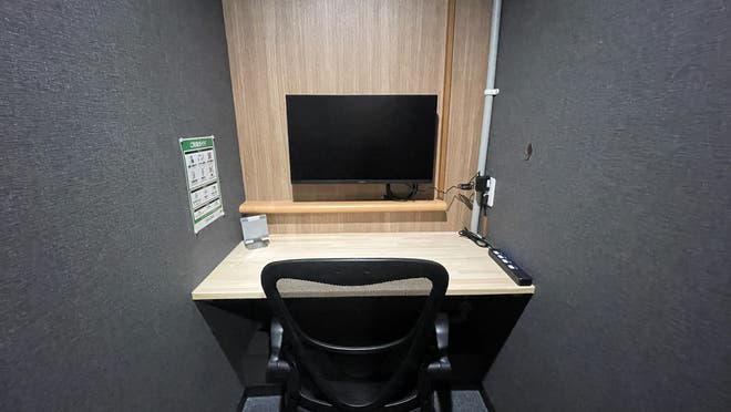 【日吉by コワーキング】モニター付き完全個室③の写真1