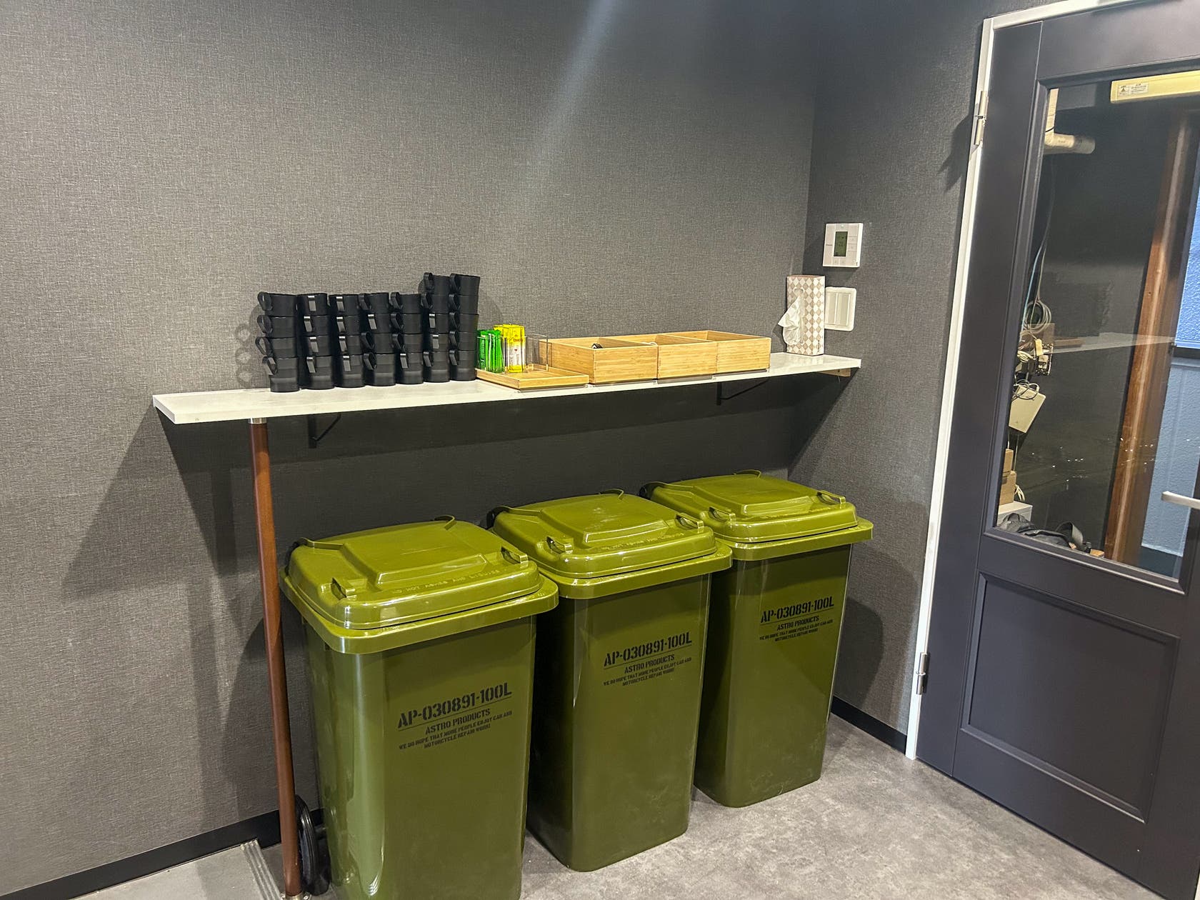 【日吉by コワーキング】モニター付き完全個室⑥の写真8