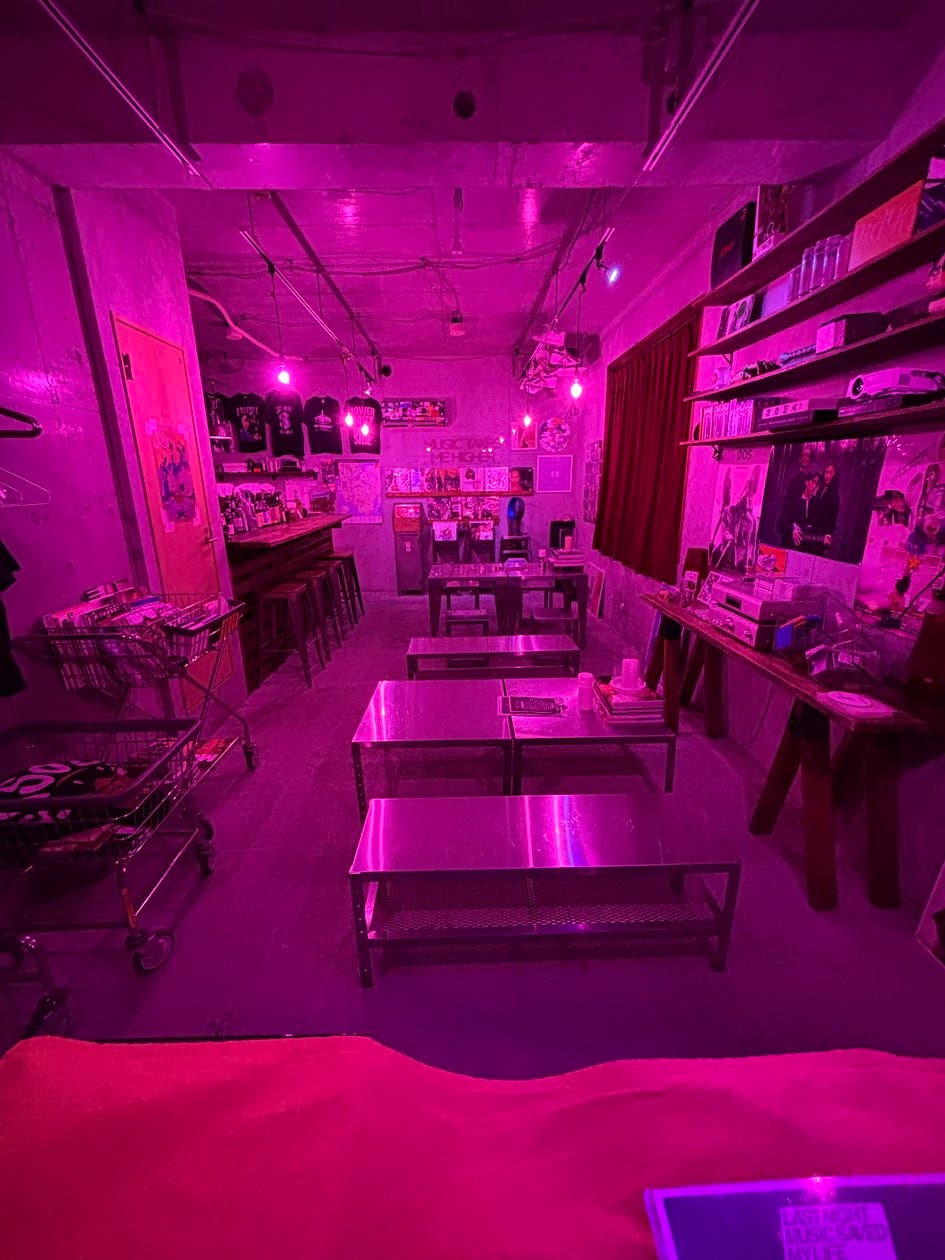 【下北沢駅徒歩3分！】最上階4階！窓が多く風通しも良く眺望も良し✨の写真2