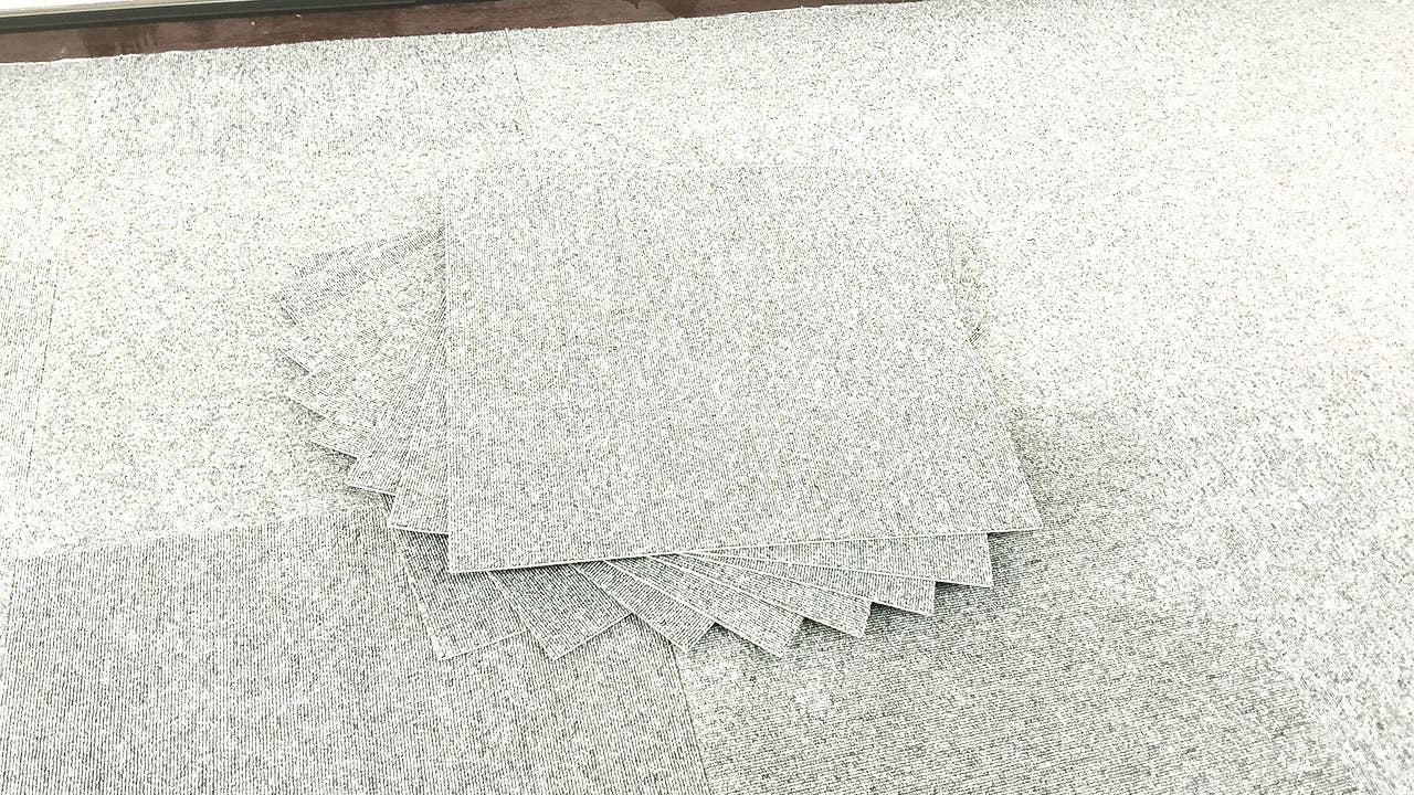 タイルカーペット（配線引っ掛け防止用）の画像1