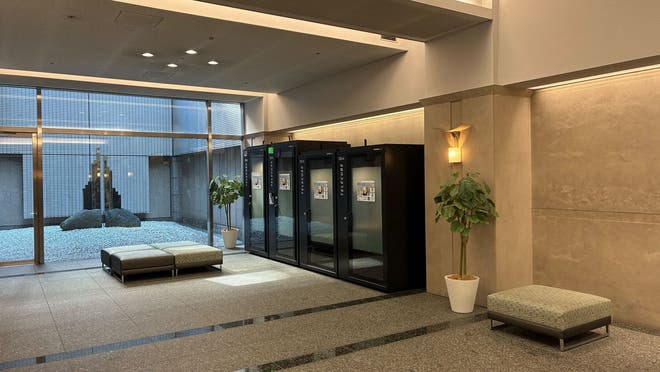 【テレキューブ】晴海トリトンスクエアW棟の個室型ワークブース(255-02)です。視線と音を遮る、プライベートな集中環境。の写真1