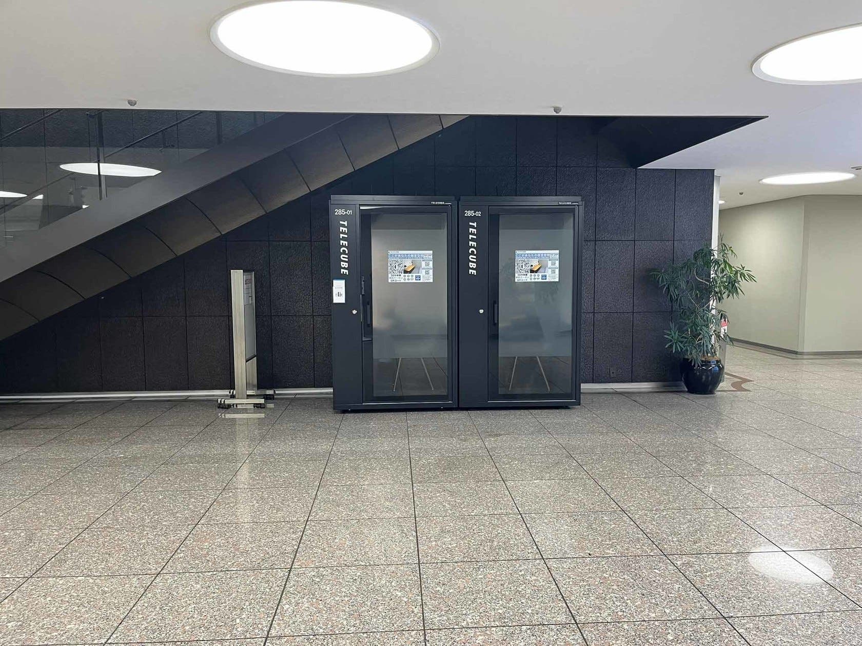 【テレキューブ】大阪御堂筋ビル・大阪センタービルの個室型ワークブース（285-02）です。の写真1