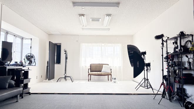 【福岡・糸島】白壁×木床の撮影スタジオ|少人数利用に最適の写真3