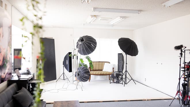 【福岡・糸島】白壁×木床の撮影スタジオ|少人数利用に最適の写真4