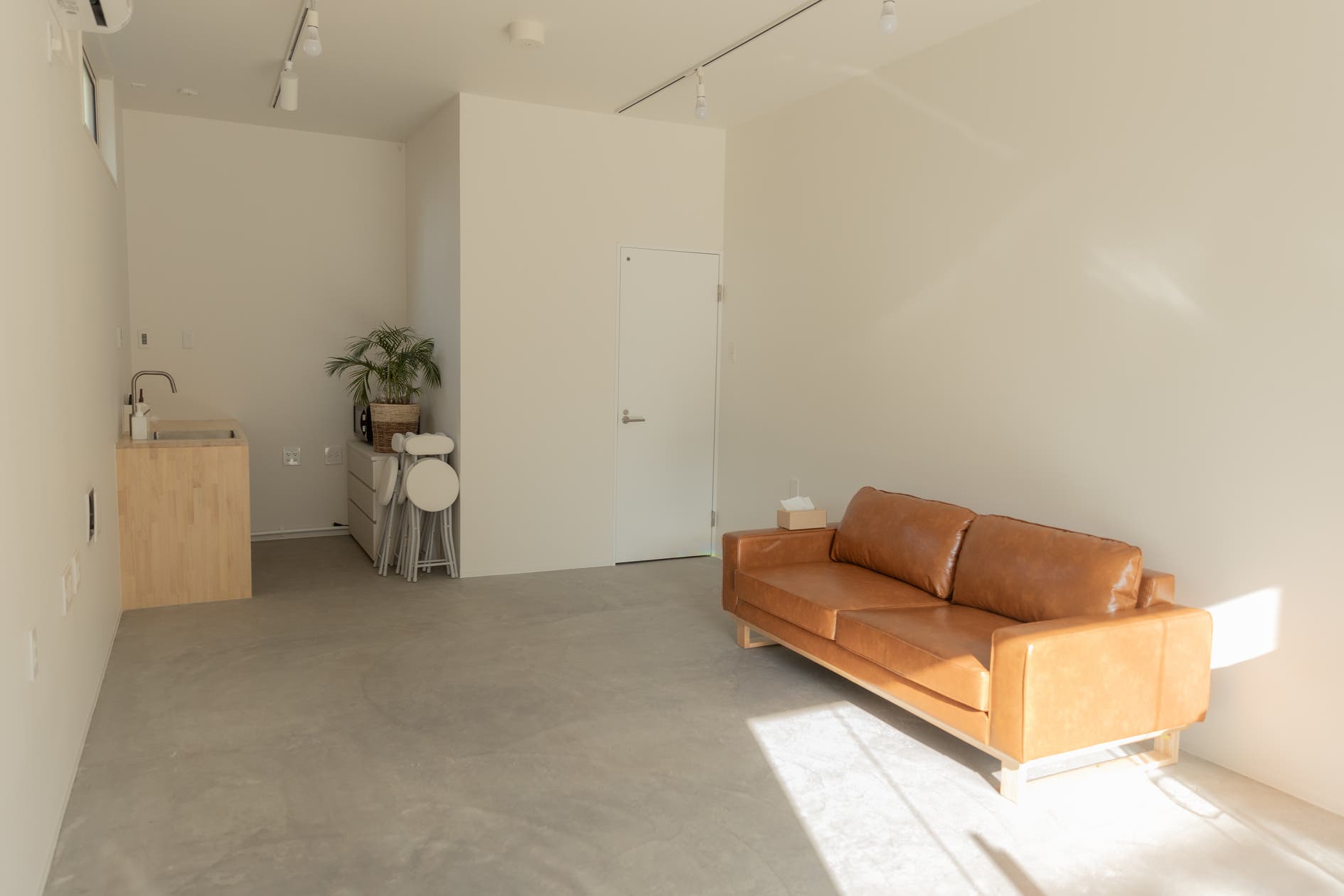 ✨NEW✨駅チカ｜撮影・パーティ・会議、多目的なモダンスペースの写真1