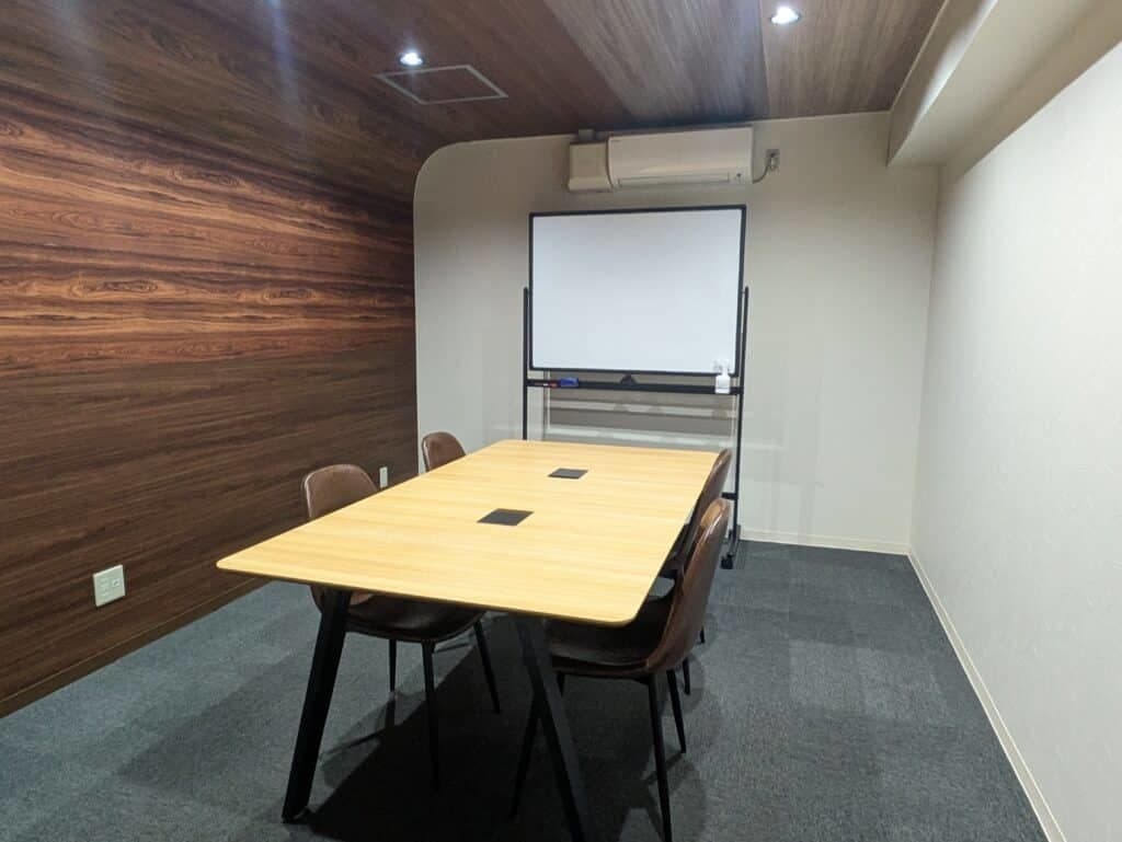 広瀬通 4名【3階2-2会議室】ミーティングルームに最適！居心地の良い空間ですの写真8