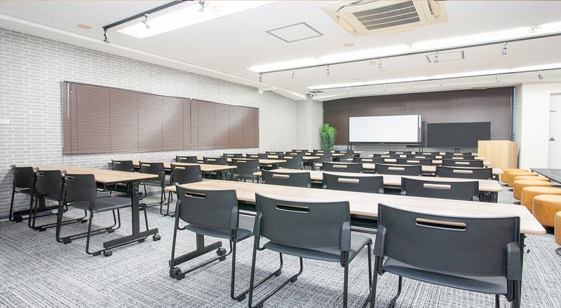 【最大50名】会議・セミナー・整体/エステ研修｜施術ベッド4台｜ブルーライン関内駅2分