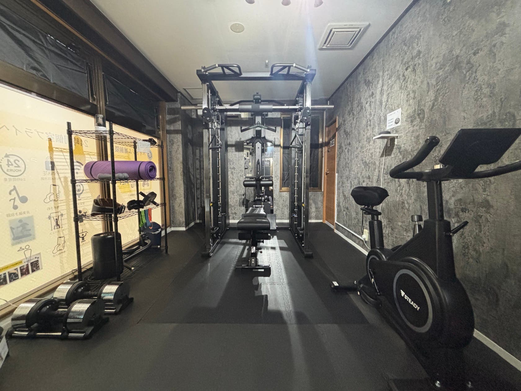 雑餉隈駅徒歩2分、南福岡徒歩7分 予約制24時間完全個室ジムの写真2