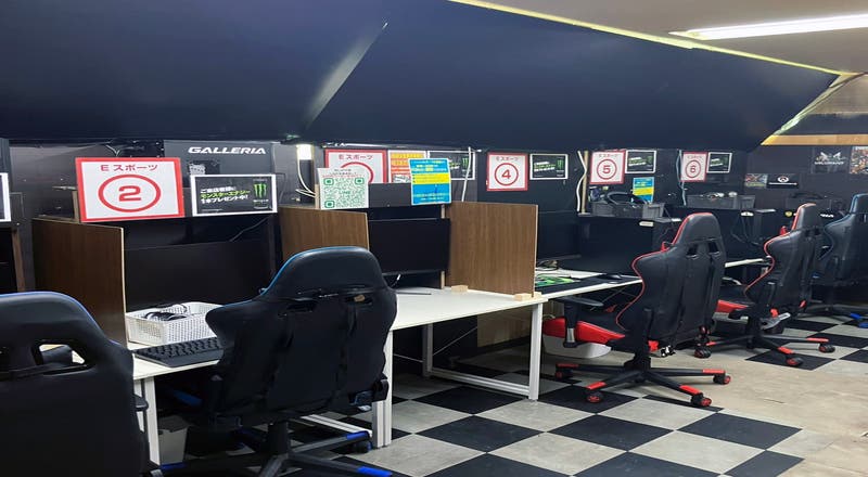 JR行徳駅から徒歩１分、24時間いつでも使える、ネットカフェ併設のesports施設