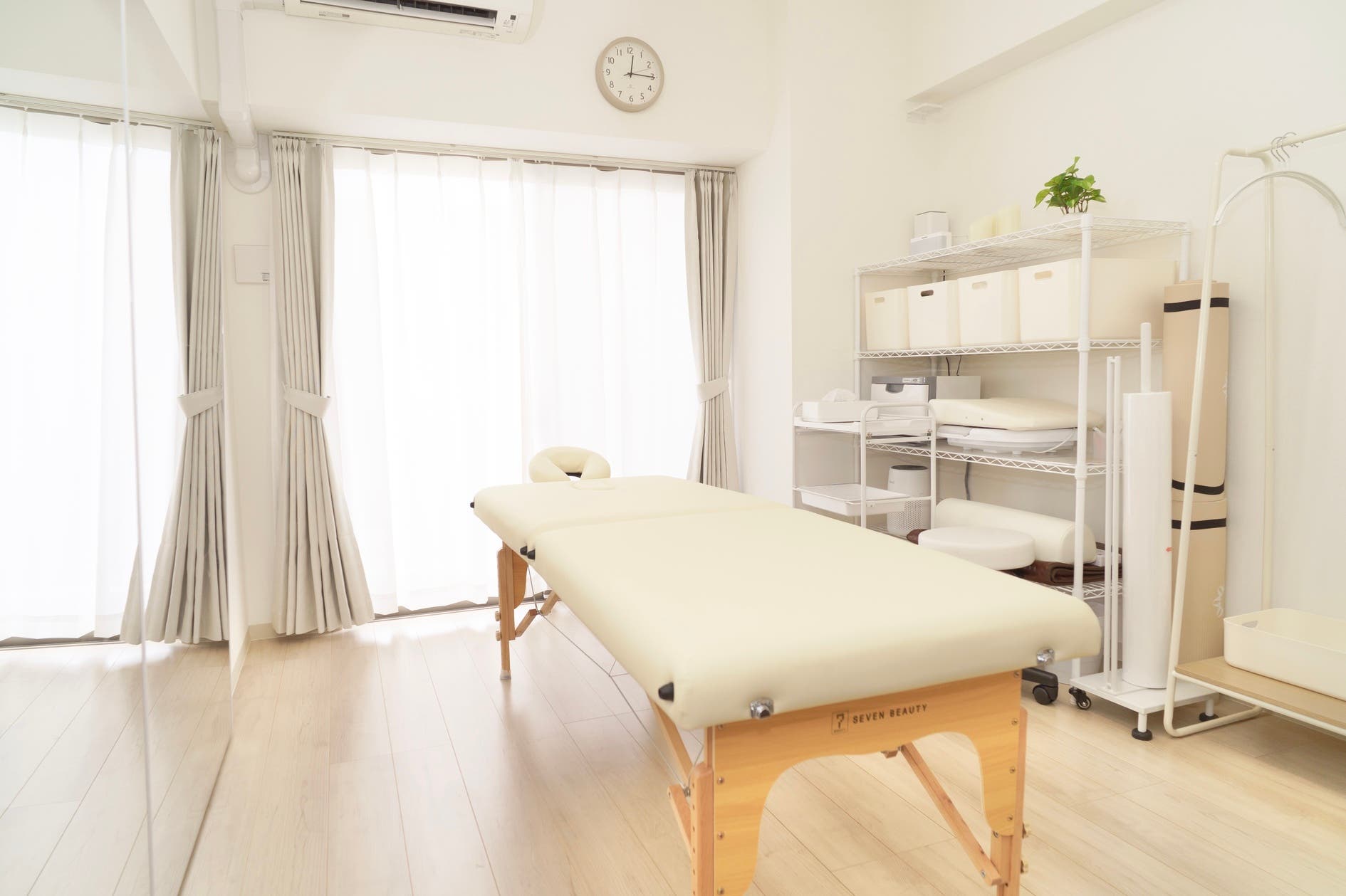 【年末年始20%OFF‼️12.29-1.4】藤沢駅3分✨全備品無料✨日当たり良好の完全個室✨外観も新しく綺麗✨壁一面のミラーの写真1