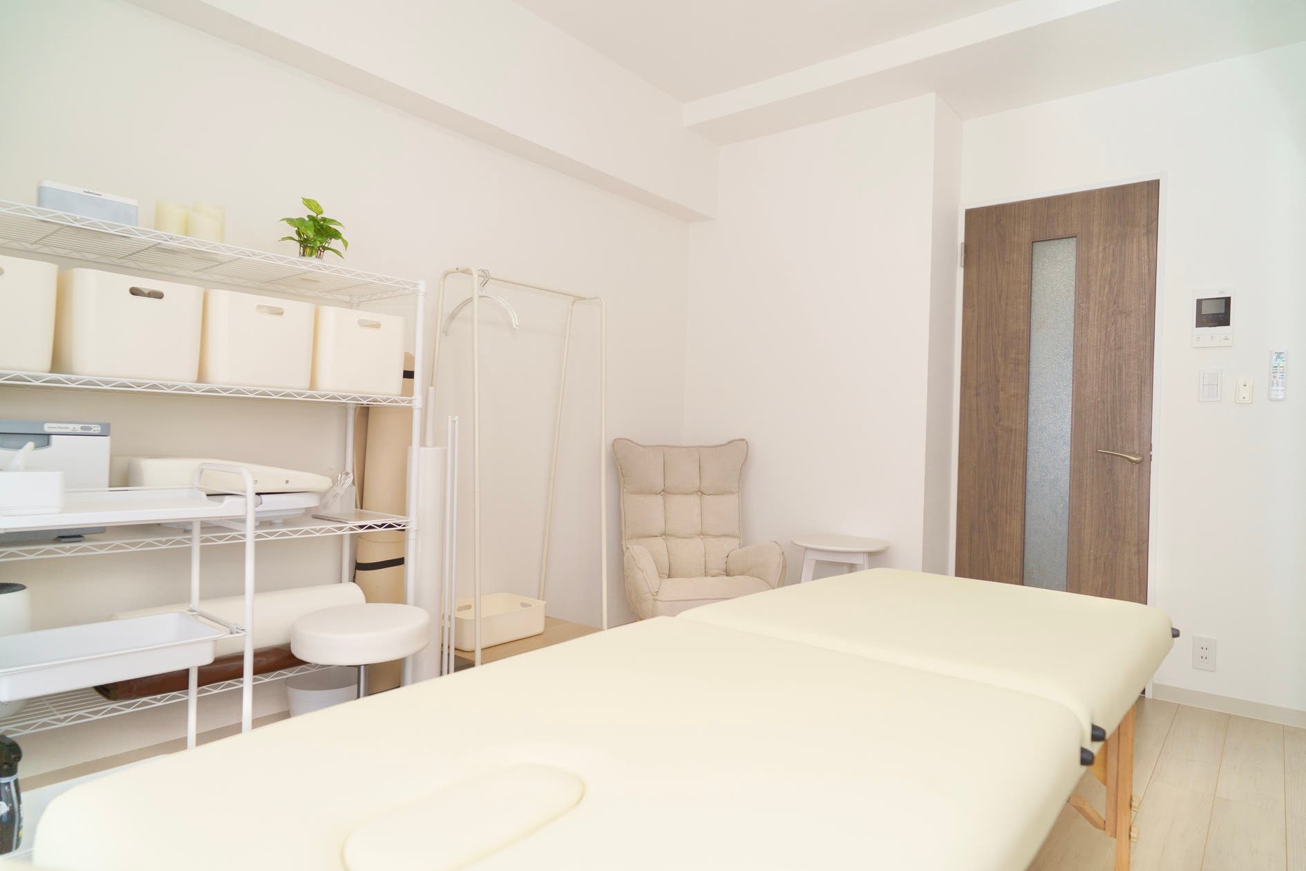 【年末年始20%OFF‼️12.29-1.4】藤沢駅3分✨全備品無料✨日当たり良好の完全個室✨外観も新しく綺麗✨壁一面のミラーの写真2