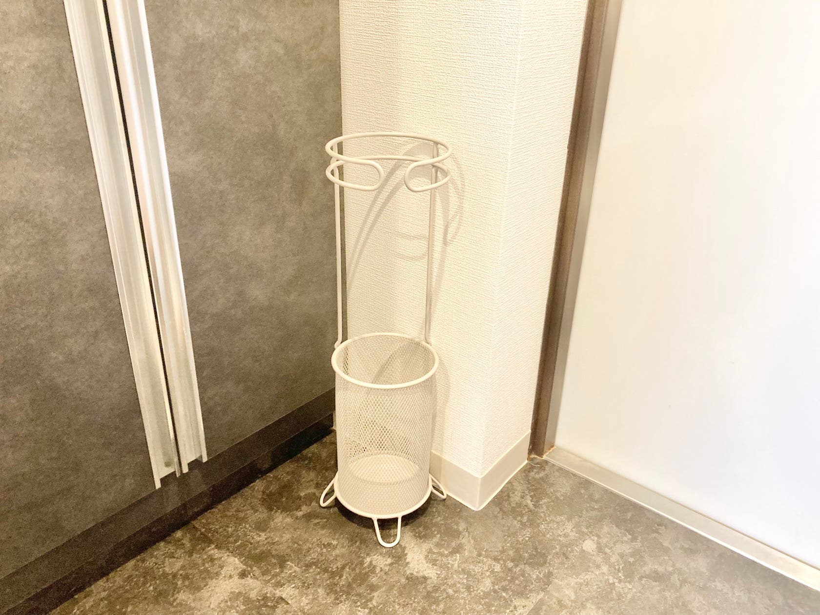 【年末年始20%OFF‼️12.29-1.4】藤沢駅3分✨全備品無料✨日当たり良好の完全個室✨外観も新しく綺麗✨壁一面のミラーの写真20