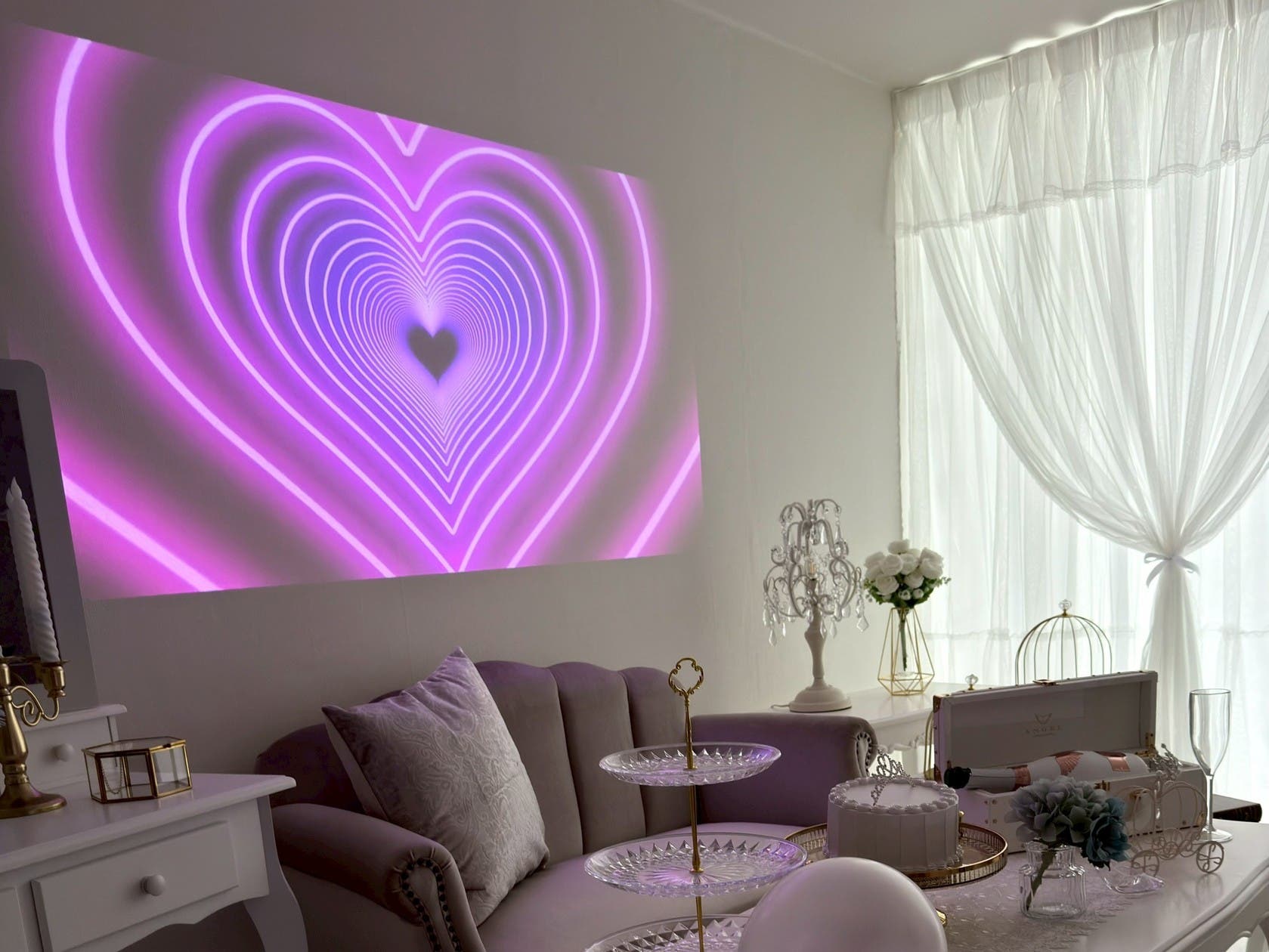 🎉NEW✨秋葉原駅5分💖白背景×姫系ソファ＆シャンデリア🎀ドレス有｜高性能プロジェクター｜推し活・コスプレ・商用OKの写真22