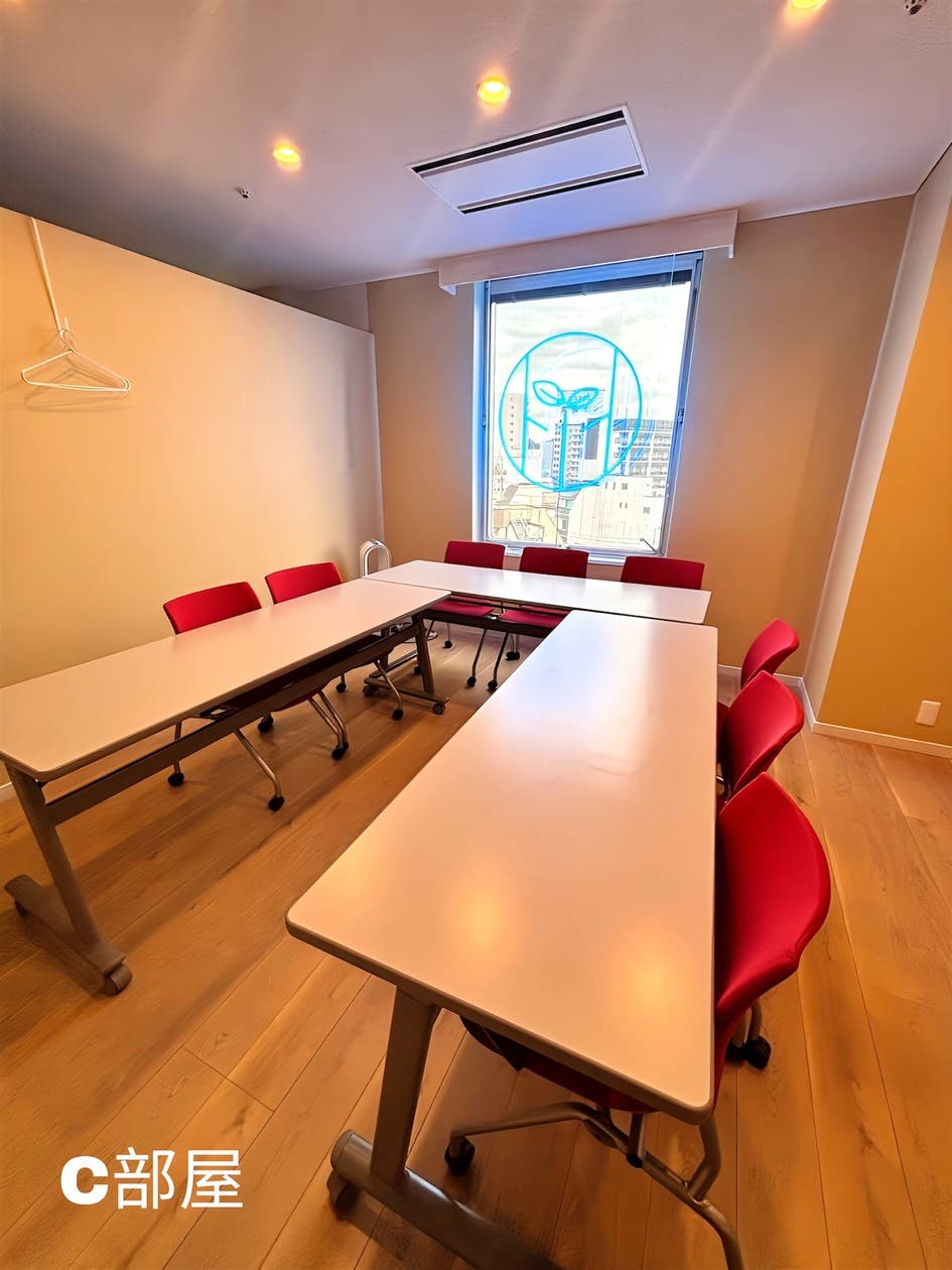 C部屋【倉敷駅前徒歩２分】西ビルのエステサロン１年目の新築のお部屋１４畳の写真2