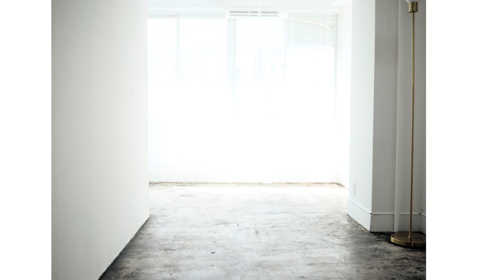 白床のコンクリート床と2面シンプルスタジオ　 スチール&ムービー同額！1h7700円2h〜の写真4