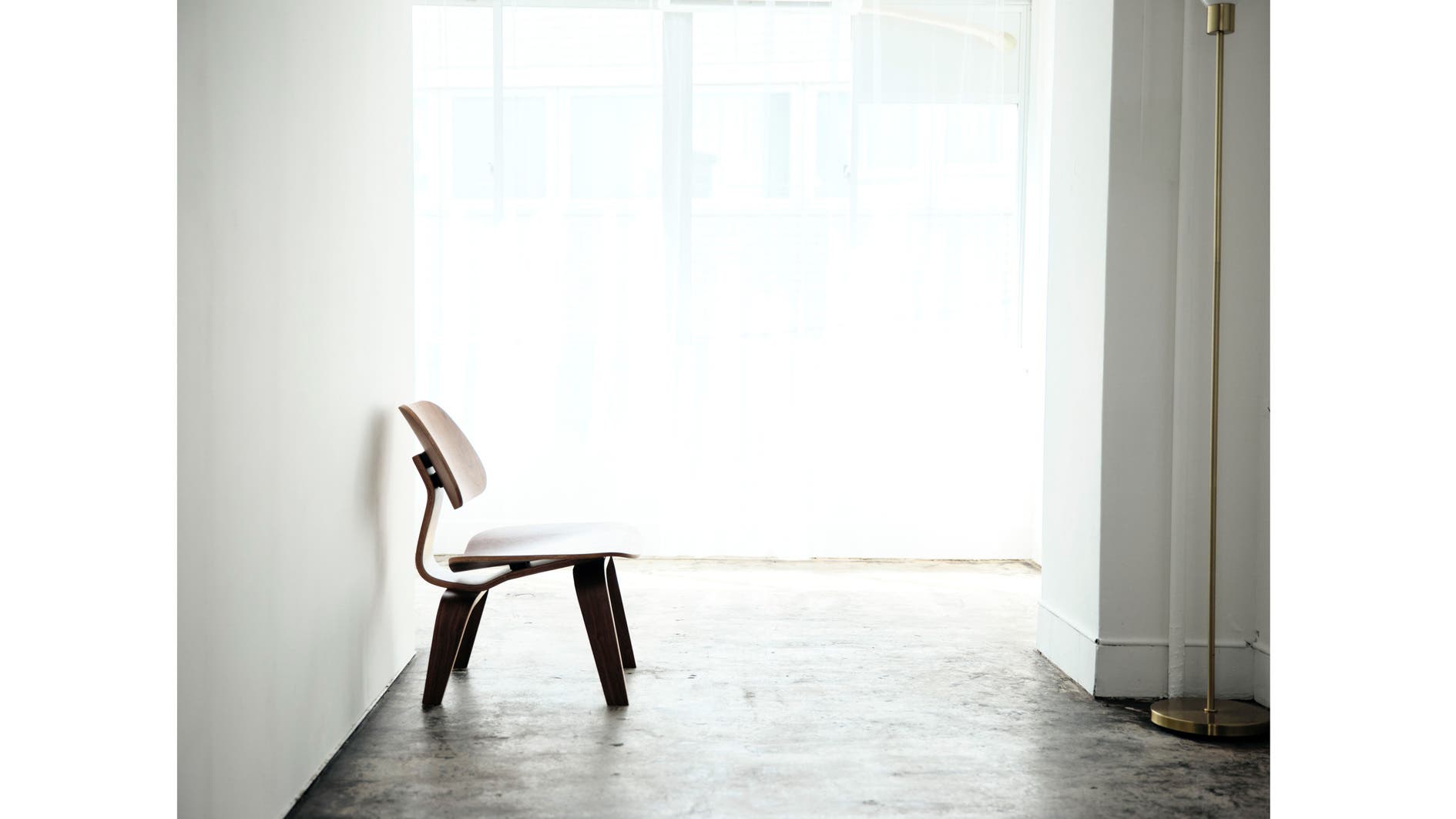 白床のコンクリート床と2面シンプルスタジオ　 スチール&ムービー同額！1h7700円2h〜の写真3