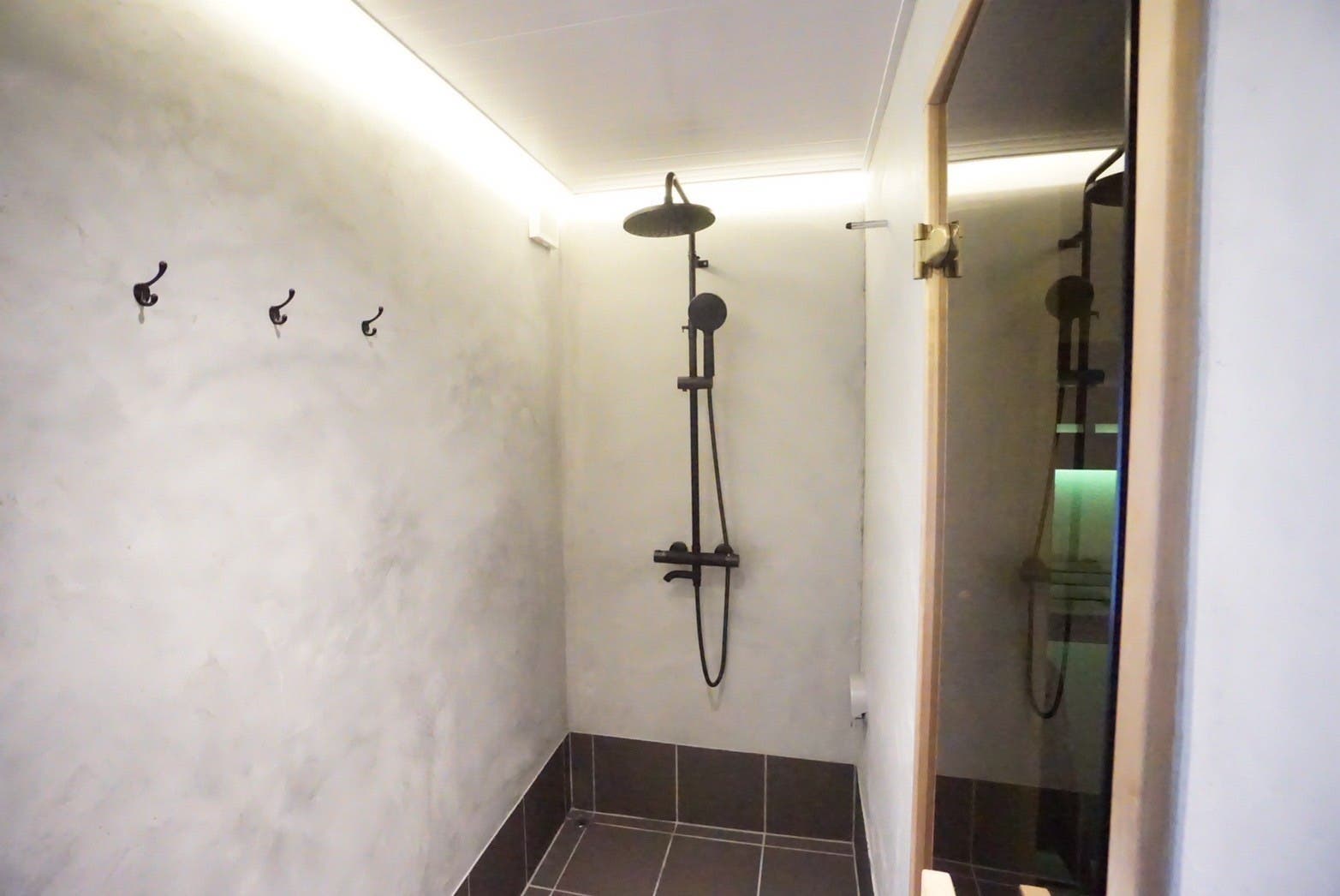 貸切サウナNetflix視聴可能・温度設定自由！サウナマニアがこだわったサウナの写真2