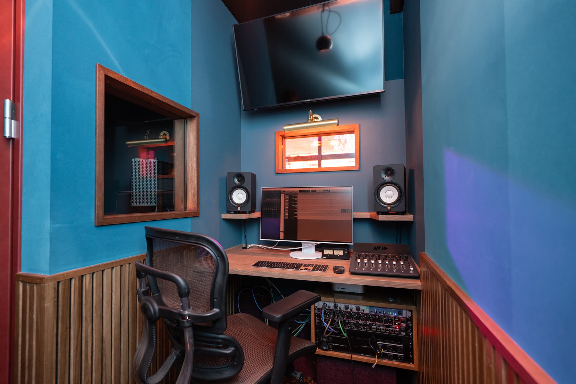 【Studio80 横浜駅徒歩10分】LEDスタジオ＋80’アメリカ風 BARスタジオ / MAスタジオの写真4