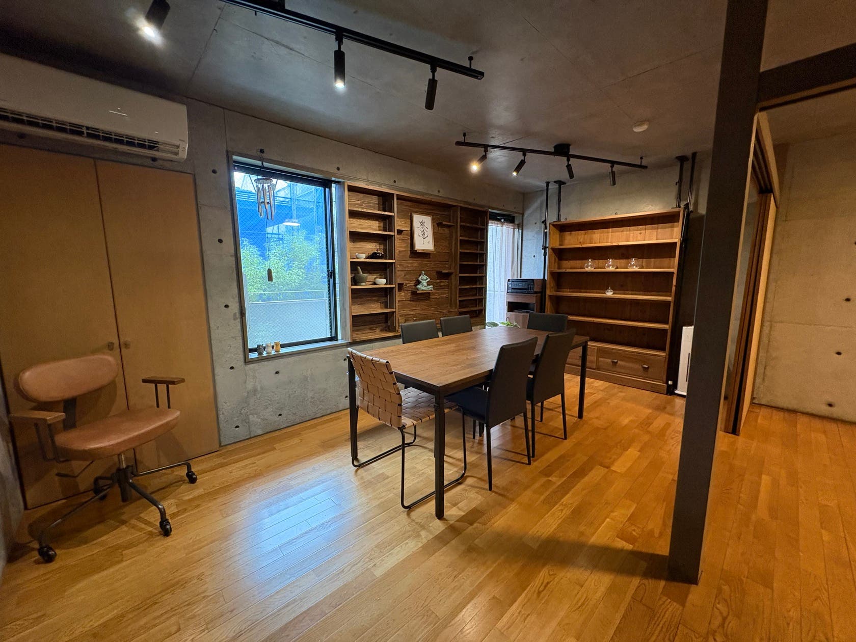 覚王山駅から徒歩4分。閑静な住宅街で静かな環境。スーパーコンビニ近し。の写真2