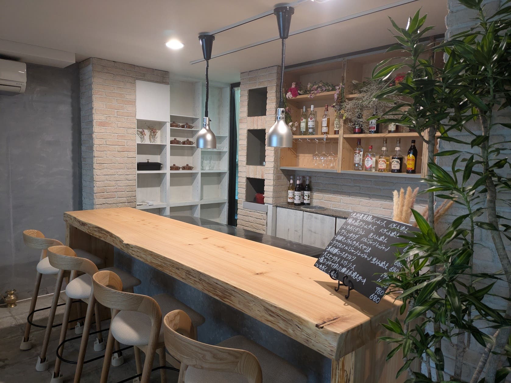 パーティー、宴会に！２0名様～貸切料無料！の写真1