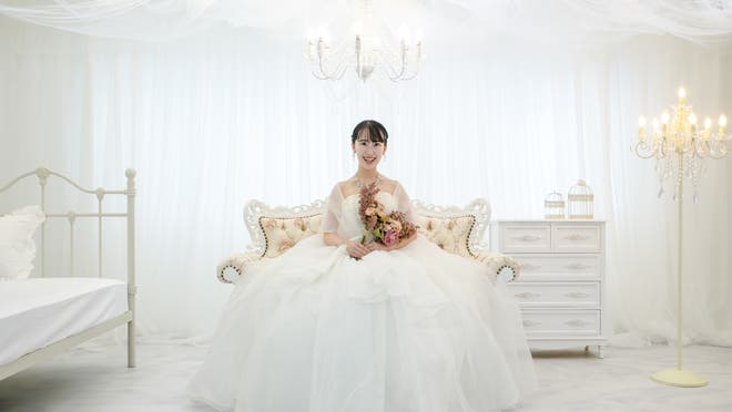 四谷3丁目駅徒歩3分/今月はクリスマス🎅🎄/自然光×白の空間/極みの黒/機材全て無料/13種の撮影シーン/都会の中の非日常の写真6