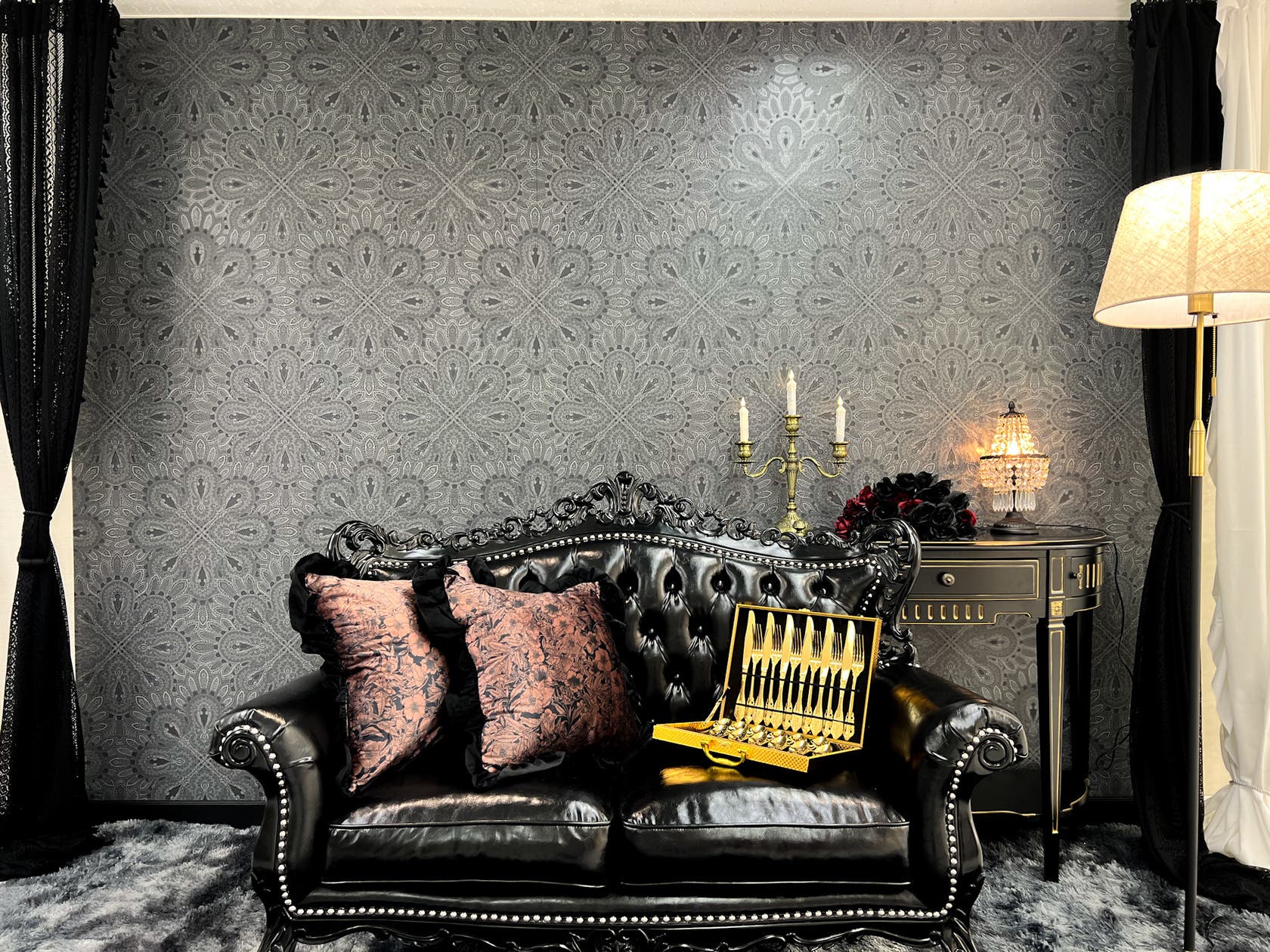 四谷３丁目駅徒歩３分/今月はクリスマス🎅🎄/自然光×白の空間/極みの黒/機材全て無料/13種の撮影シーン/都会の中の非日常の写真3