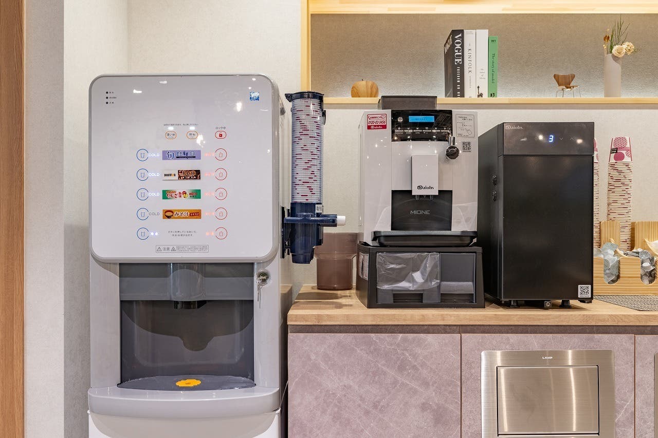 【豊水すすきの駅徒歩1分】打合せやWEB会議に使える✨札幌すすきの4名用会議室#Wi-Fi#電源#モニター#フリードリンクの写真3