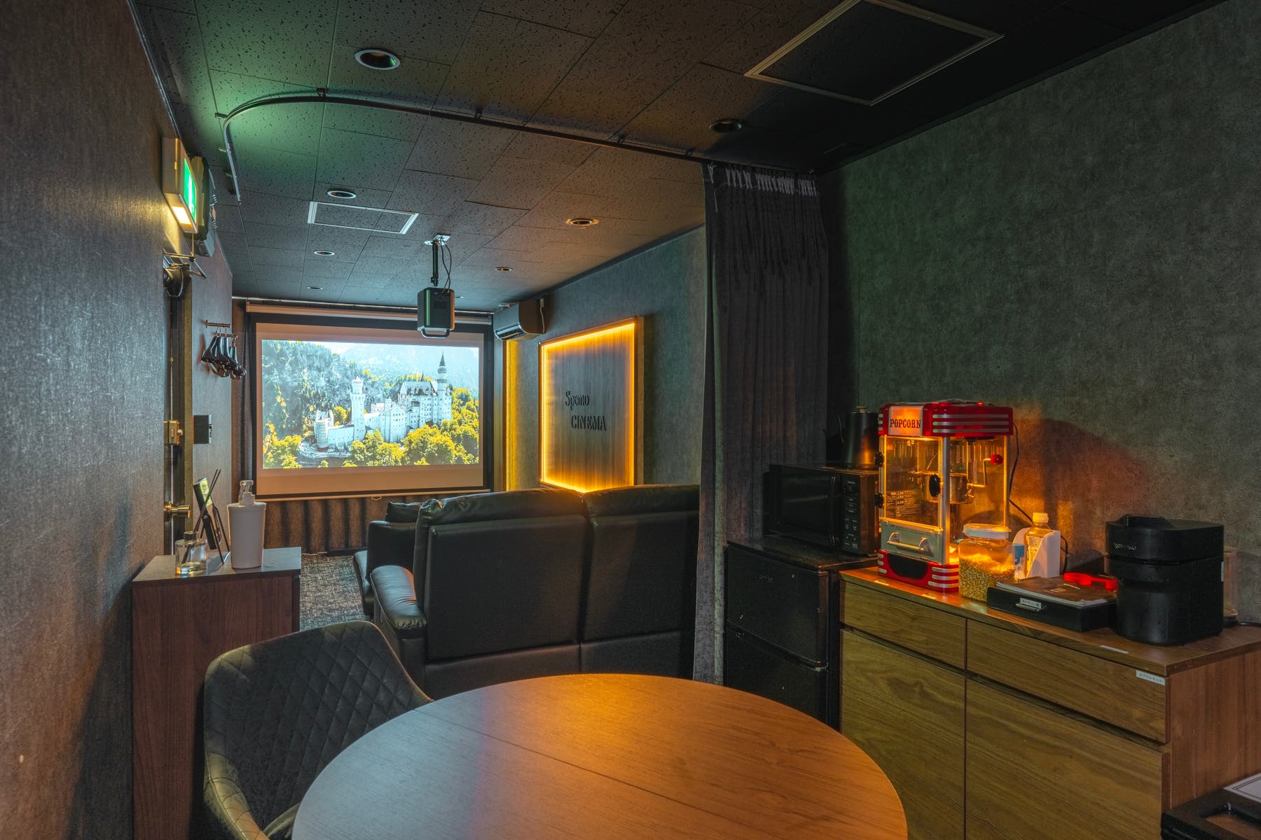 スペモシネマ✨クリスマス🎄歓送迎会🎊映画鑑賞🎞プロジェクター🎥デート💓555_SpemoCINEMA新橋2ndの写真1