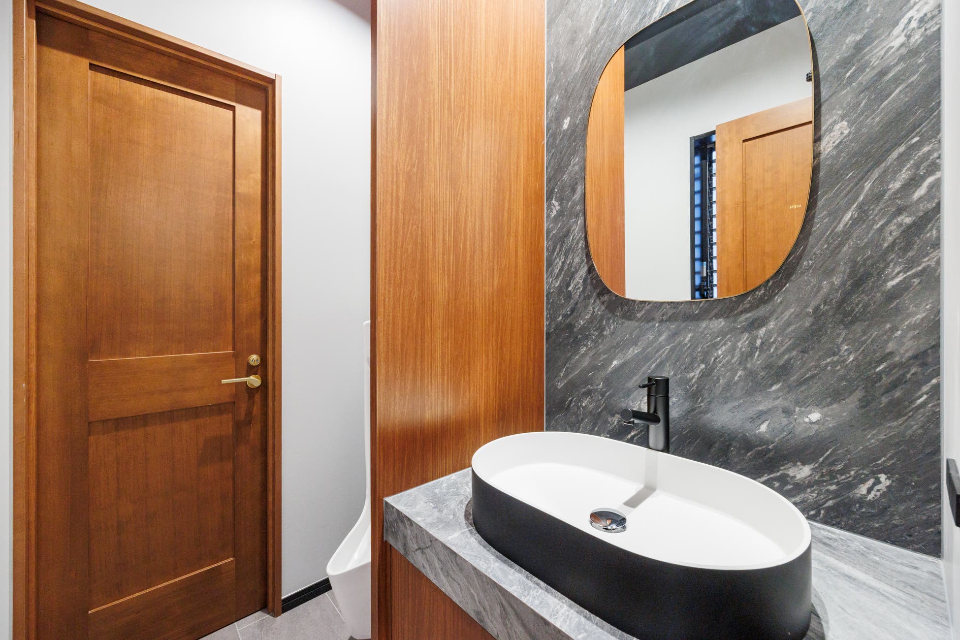 スペモ🏰会議💻ワークショップ📖モニター完備✨勉強会👨‍🏫テレワーク💻作業部屋✍️771_SOLIXWORK渋谷の写真10