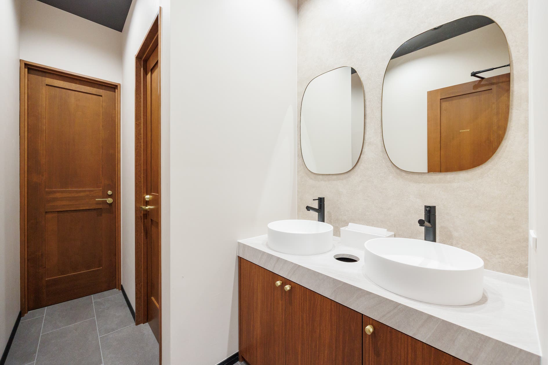 スペモ🏰会議💻ワークショップ📖モニター完備✨勉強会👨‍🏫テレワーク💻作業部屋✍️771_SOLIXWORK渋谷の写真11